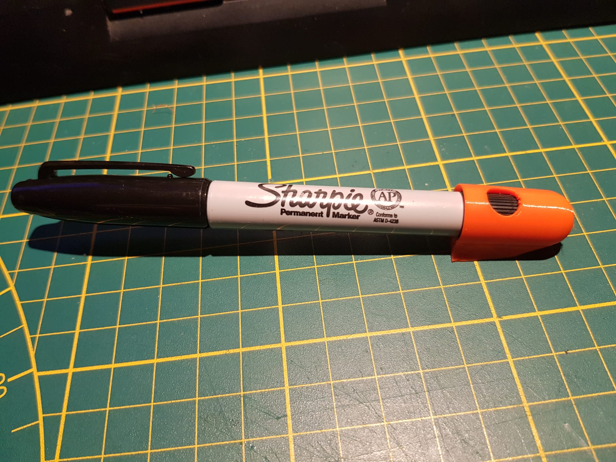 single Sharpie Wall Mount by Wirbelwind | Download free STL model ...