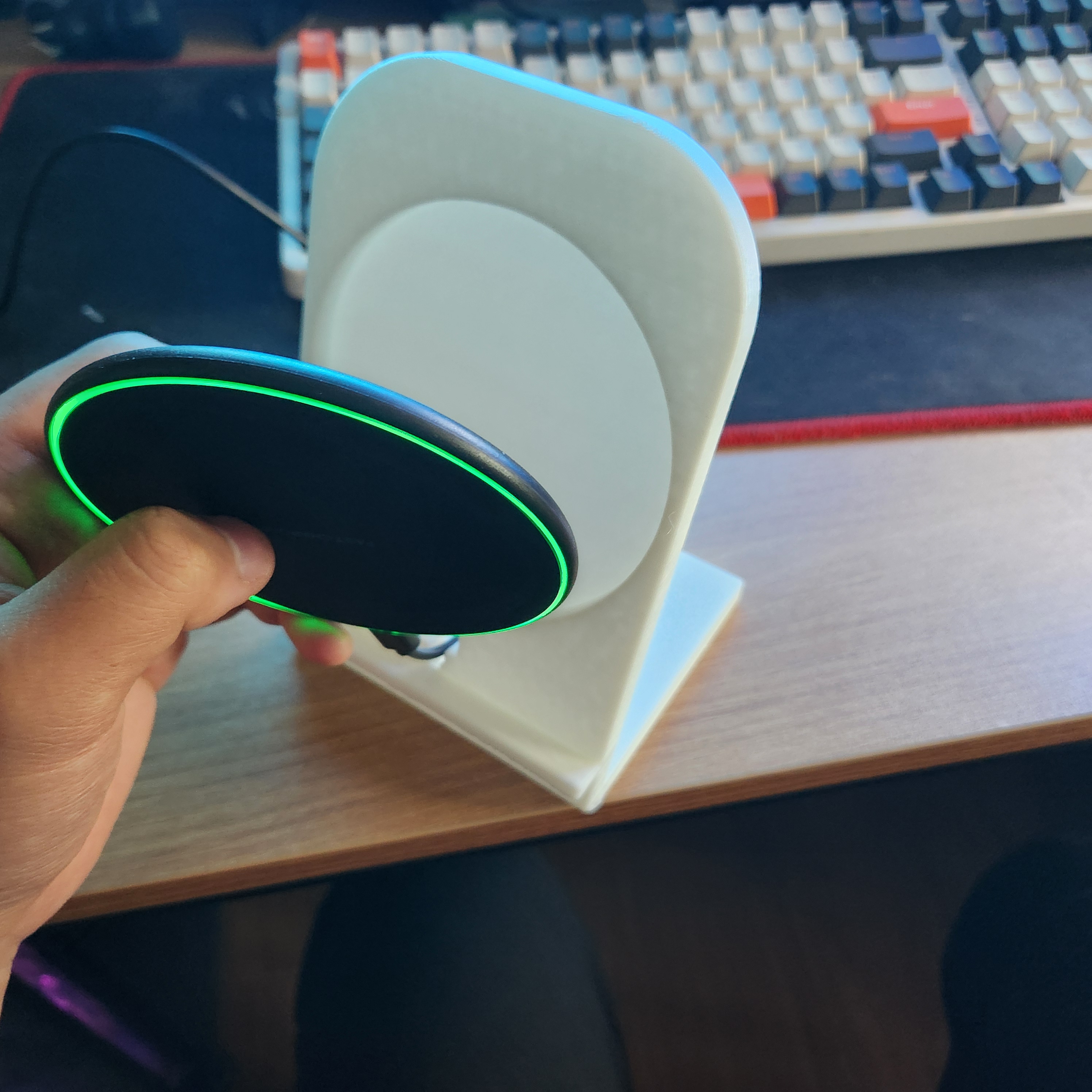 Wireless Charger Holder by 재환 김 | Download free STL model | Printables.com