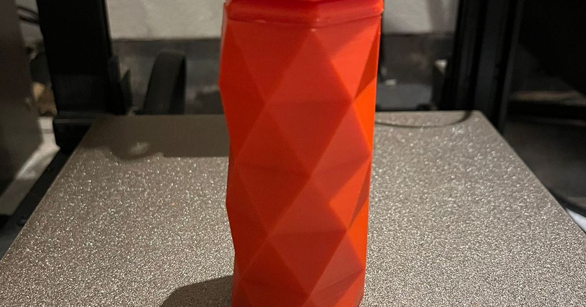 Threaded bottle by Adrian Oliva | Download free STL model | Printables.com