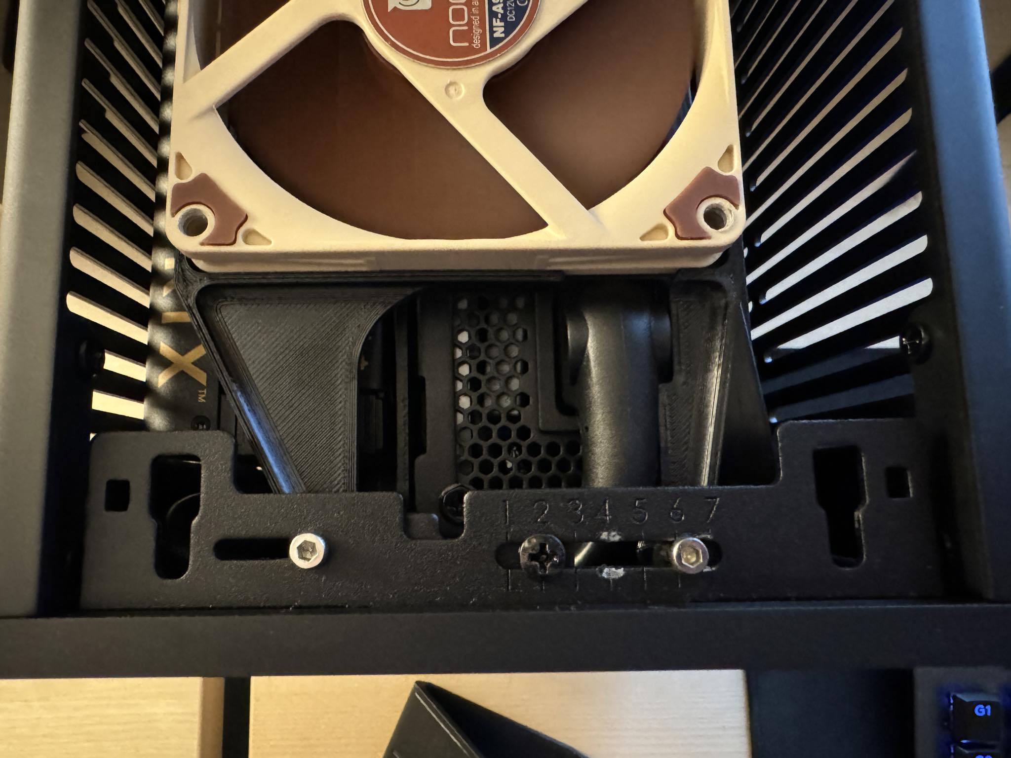 Fractal Terra 92mm Fan Top Mount by Conrad_F89 | Download free STL ...