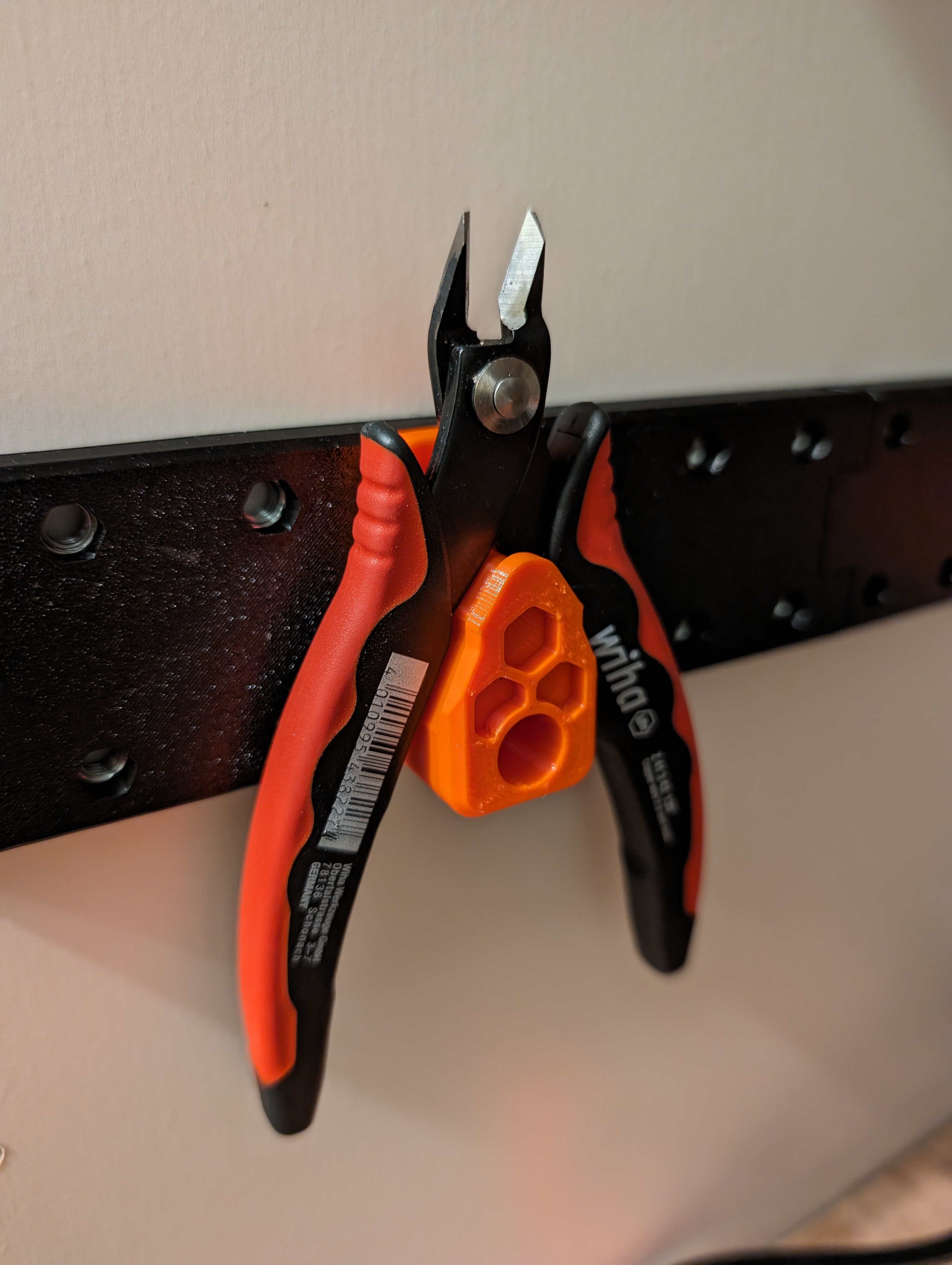 WIHA side cutter holder for IKEA BESTA PAX by PRINTER | Download free ...