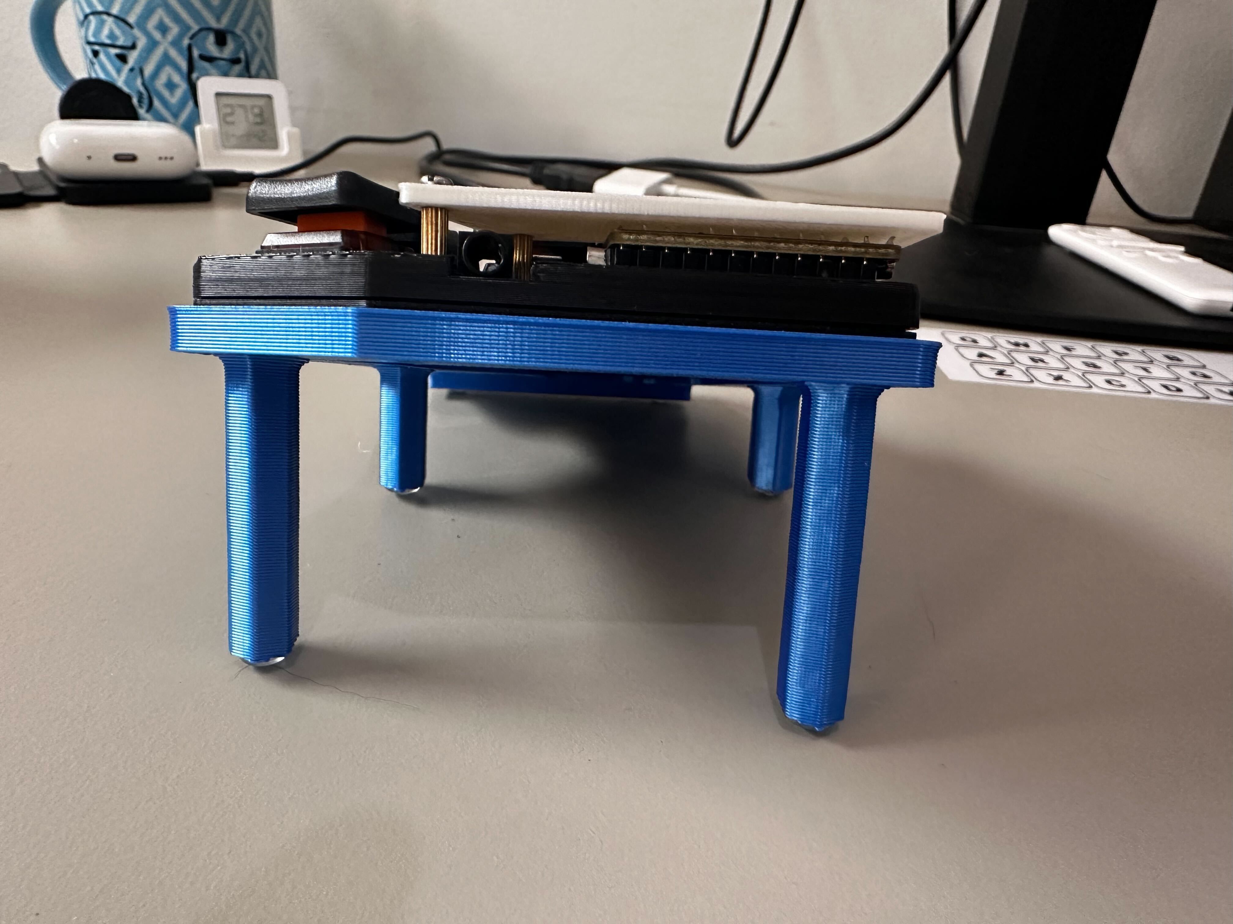 Tenting platform for Chocofi keyboard by Afonso Raposo | Download free ...