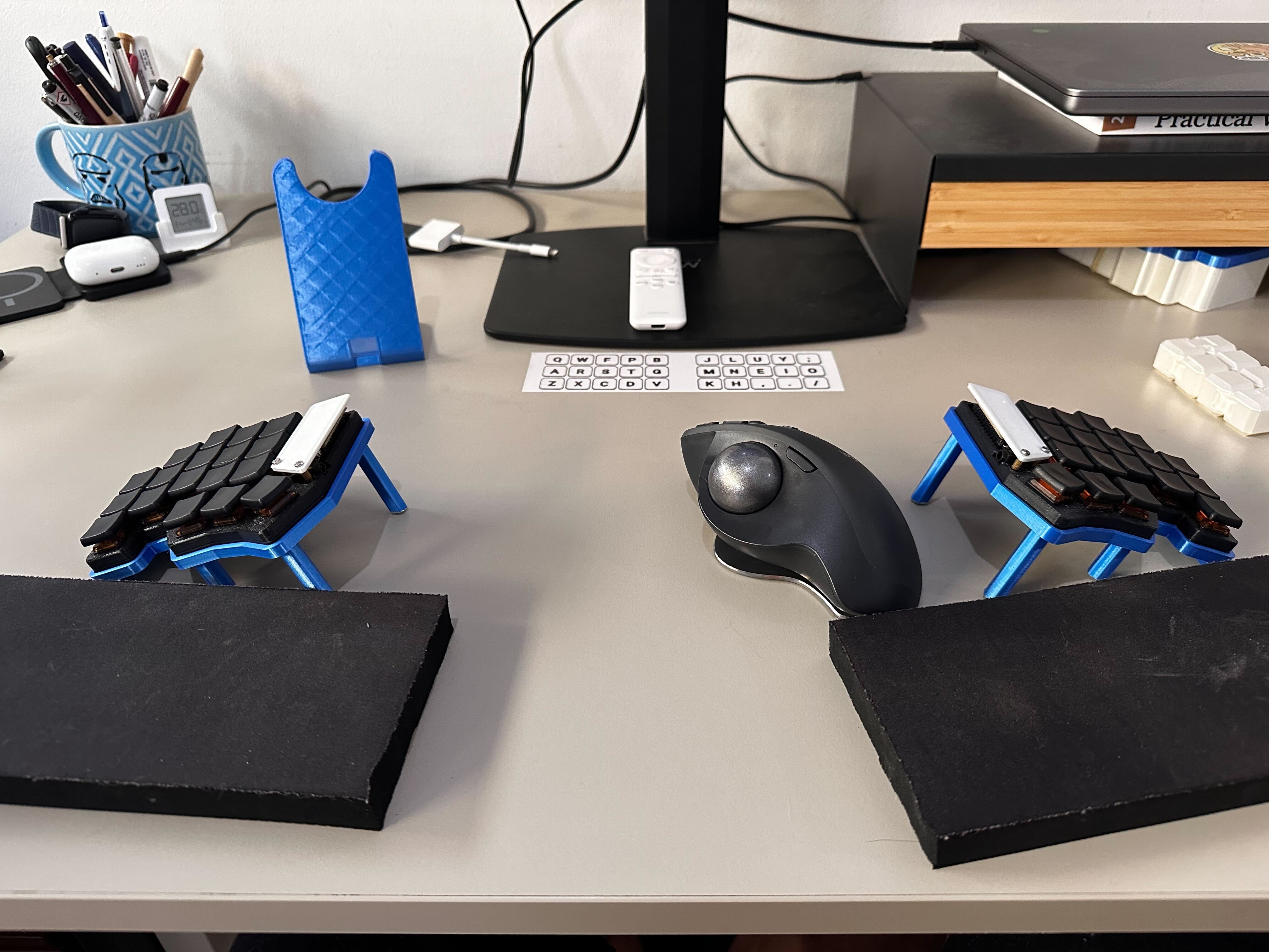Tenting platform for Chocofi keyboard by Afonso Raposo | Download free ...