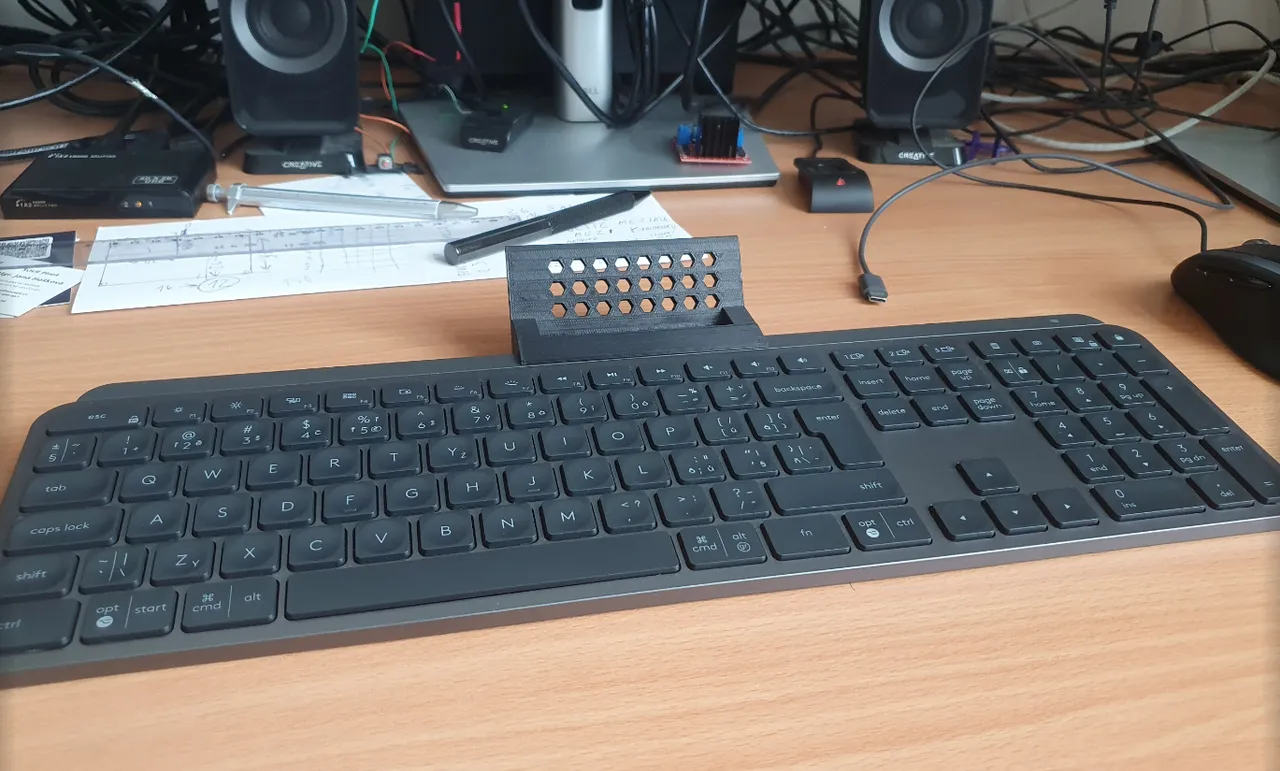 MX Keys Phone holder by KVD-Maker | Download free STL model ...