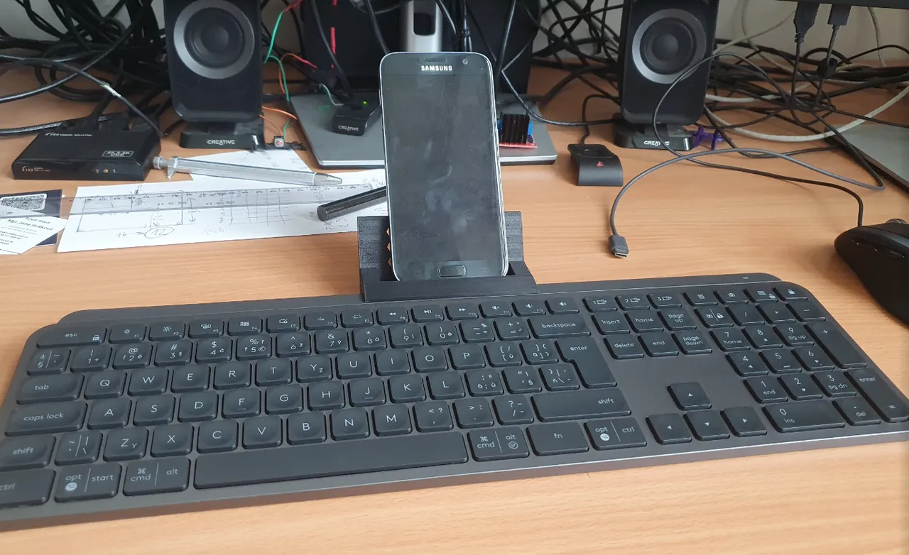 MX Keys Phone holder by KVD-Maker | Download free STL model ...