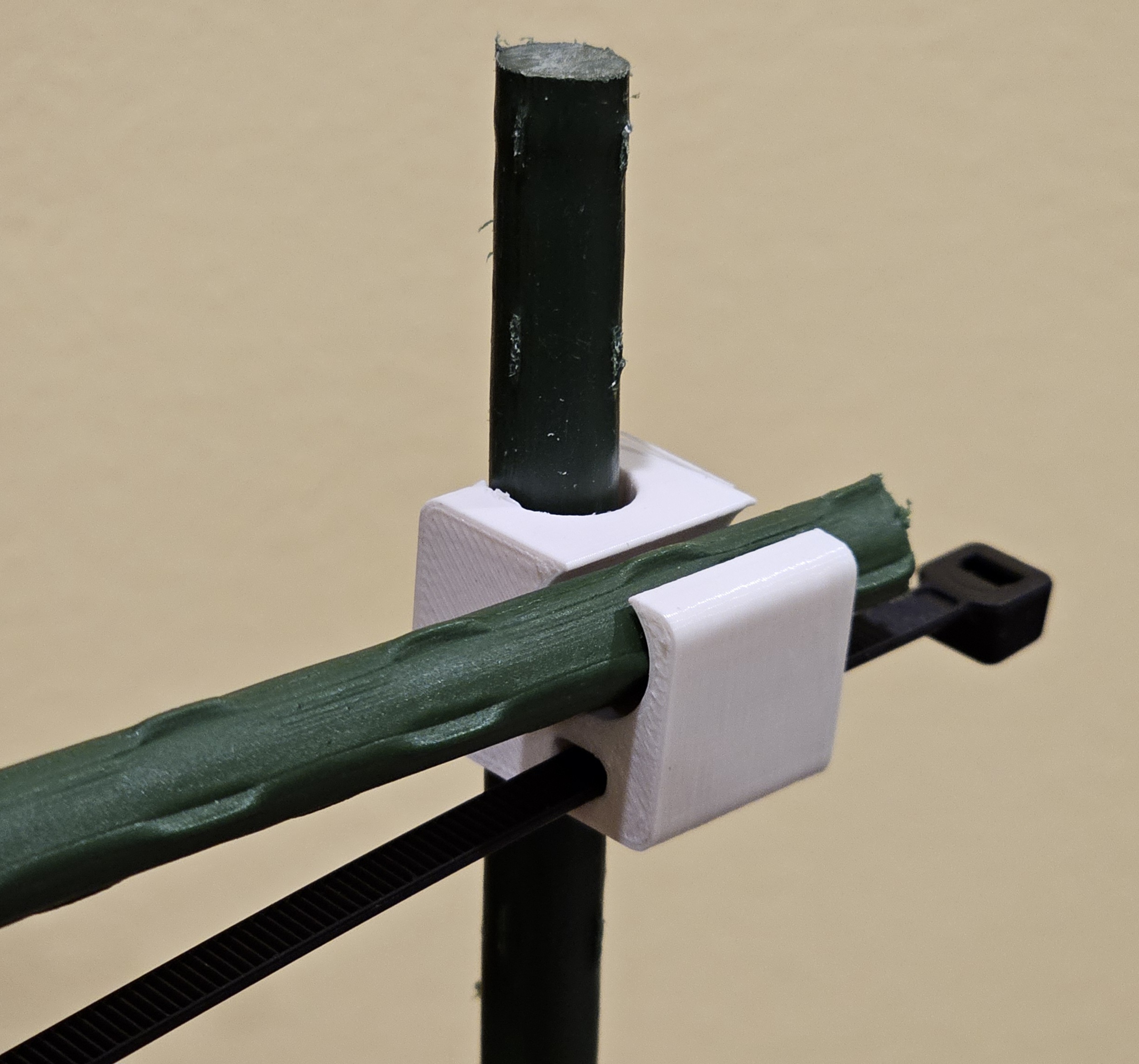 Garden Stake Connector by cryptkicker | Download free STL model ...