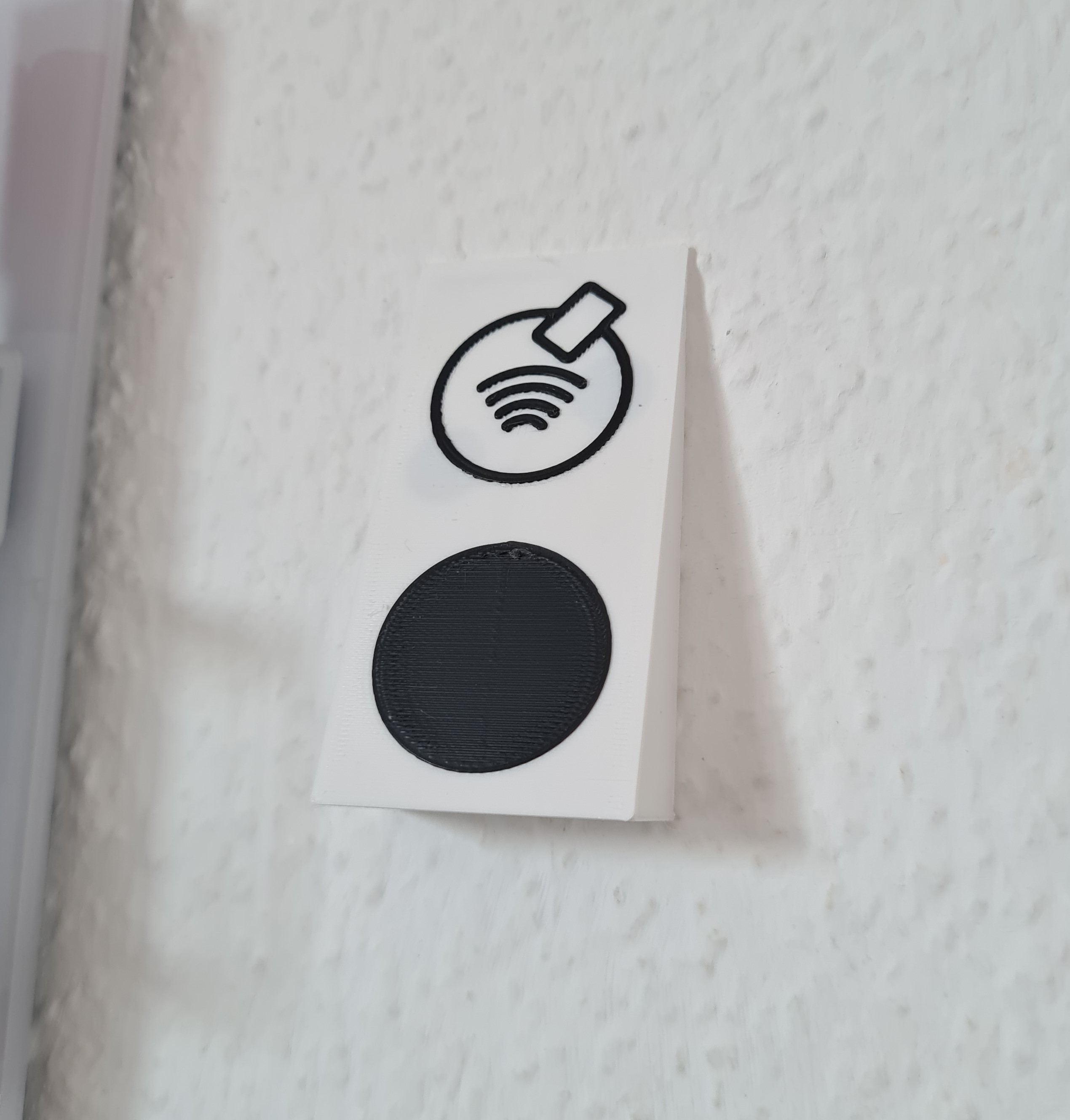 NFC Tag Wall mount - low Profile by Vinni | Download free STL model | Printables.com