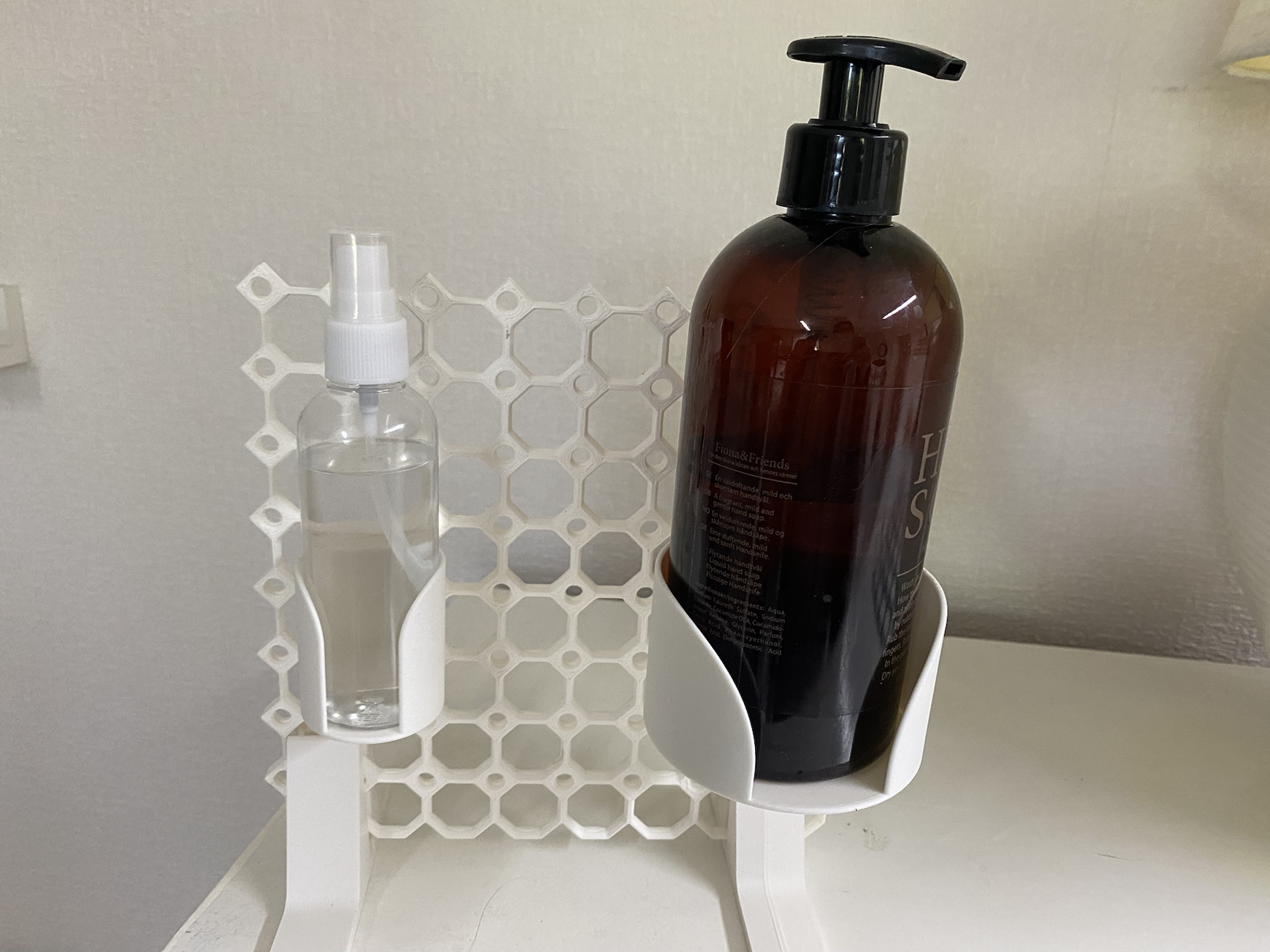 Multiboard flask holders in multiple sizes von Patrik Franzen ...