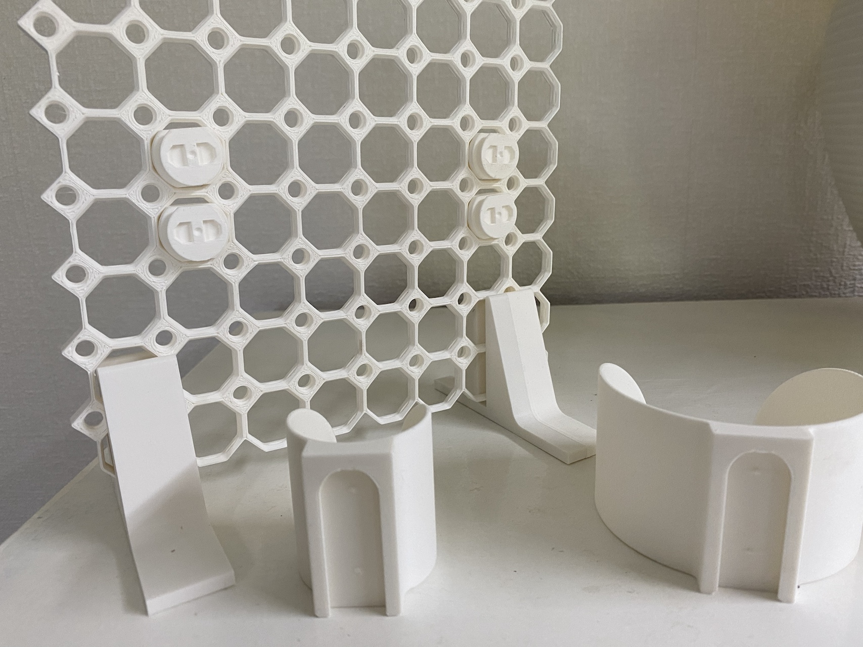 Multiboard flask holders in multiple sizes von Patrik Franzen ...