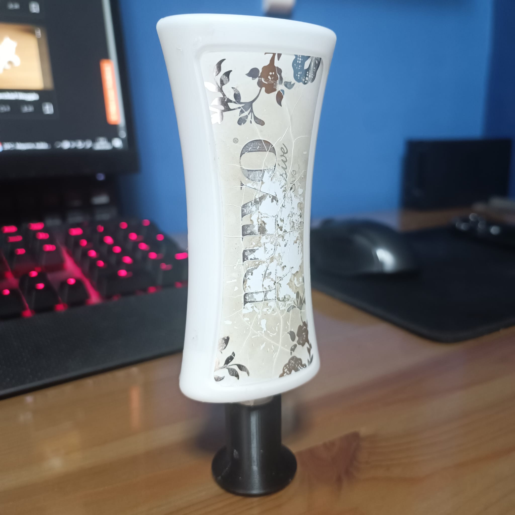 Nuvo glue upside down support by Marcos González | Download free STL ...
