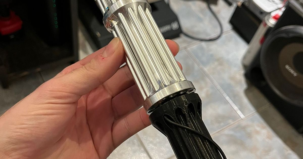 Laser pointer extender for 18650 batteries by Adrian Oliva | Download ...