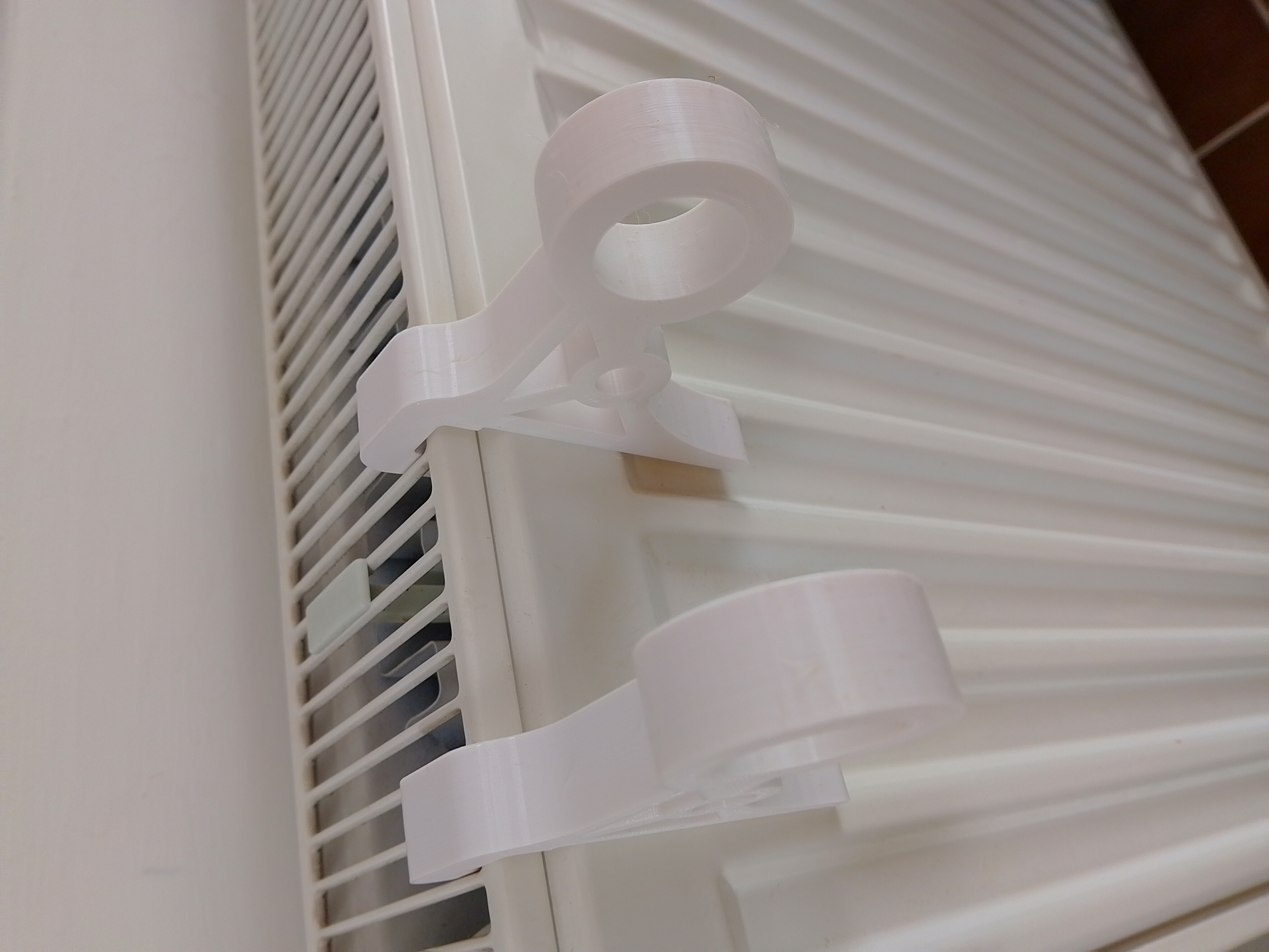 Radiator hanger by Eva Máčová | Download free STL model | Printables.com
