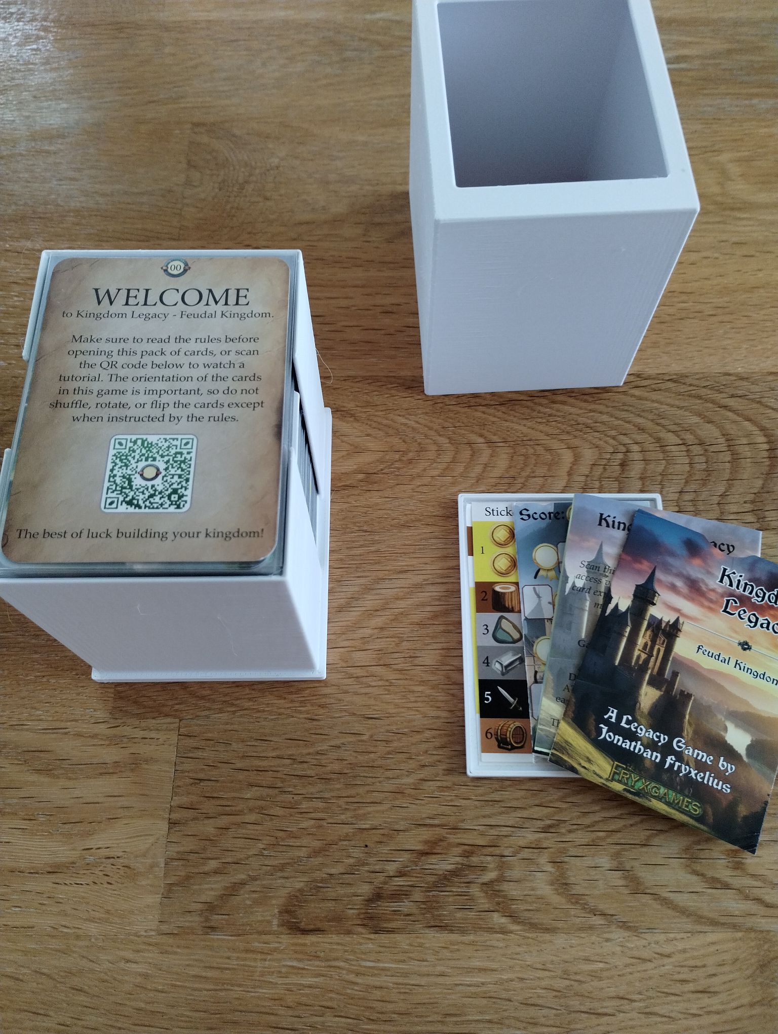 Kingdom Legacy - Feudal Kingdom - Card game storage box for sleeved ...