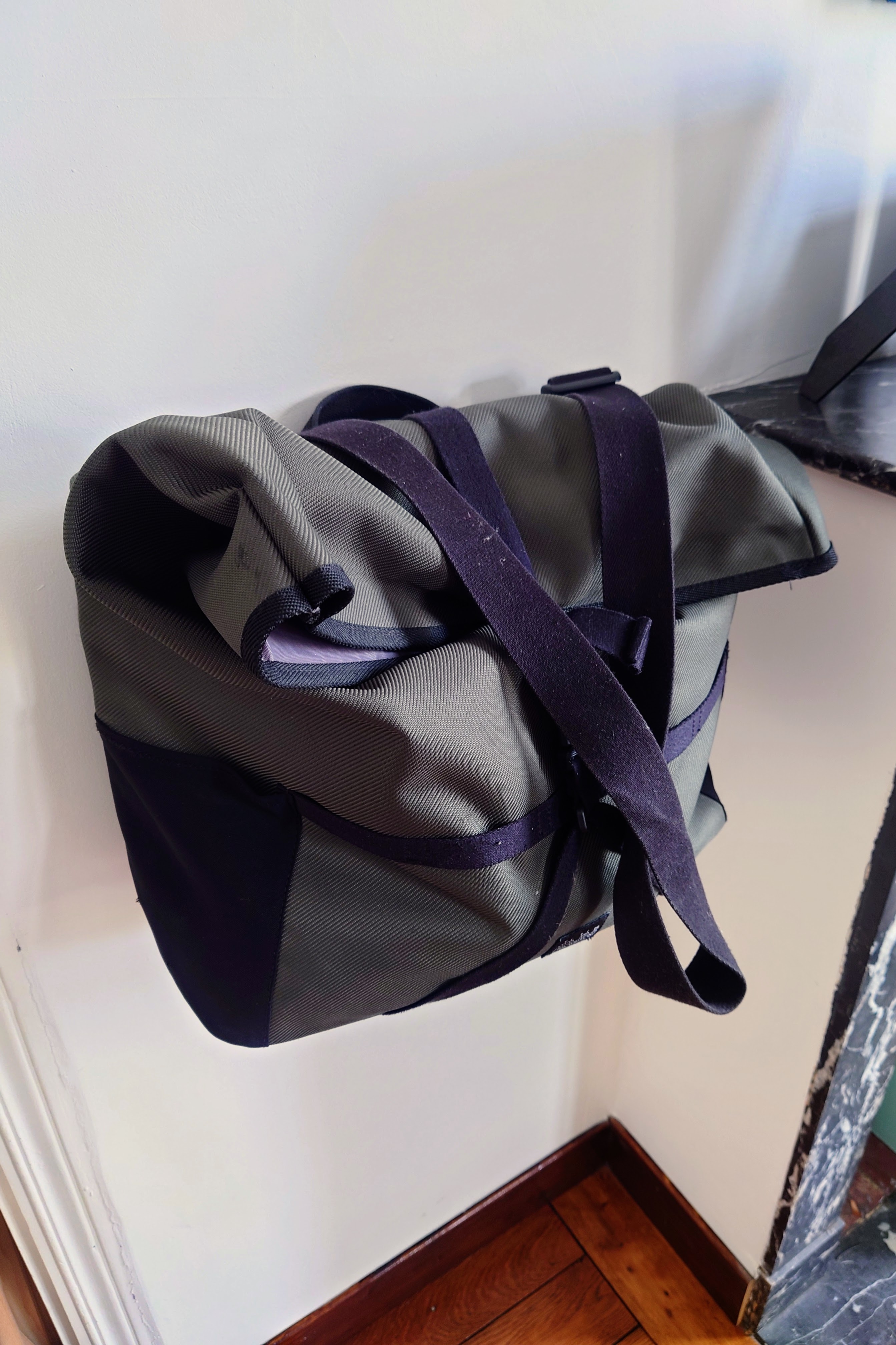 Wall mount for Brompton bike bag by Kilian | Download free STL model ...