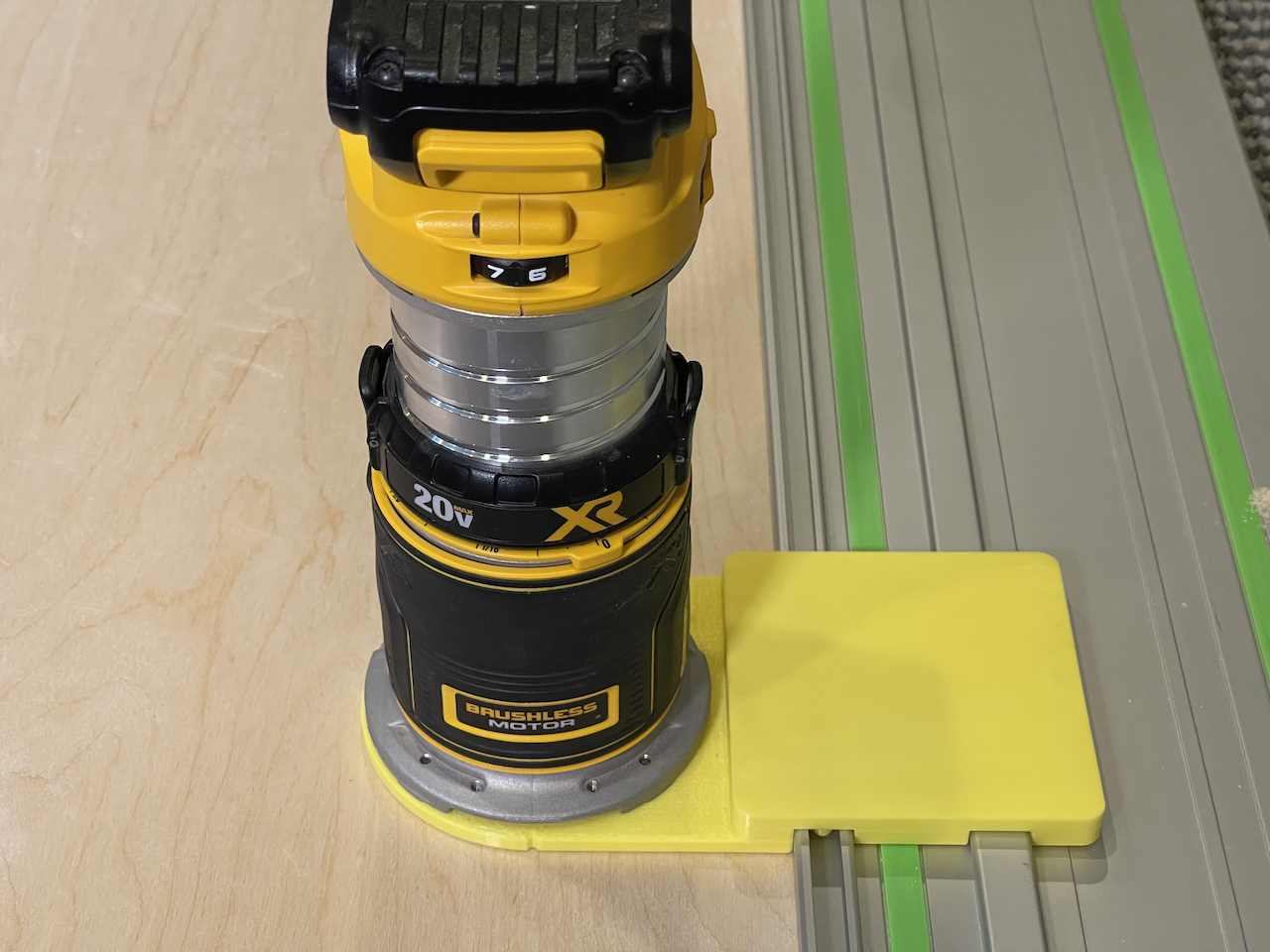 Dewalt Compact Router sled for the Festool Tracks by Tache | Download ...