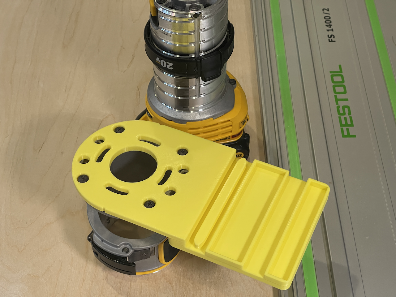 Dewalt Compact Router sled for the Festool Tracks by Tache | Download ...