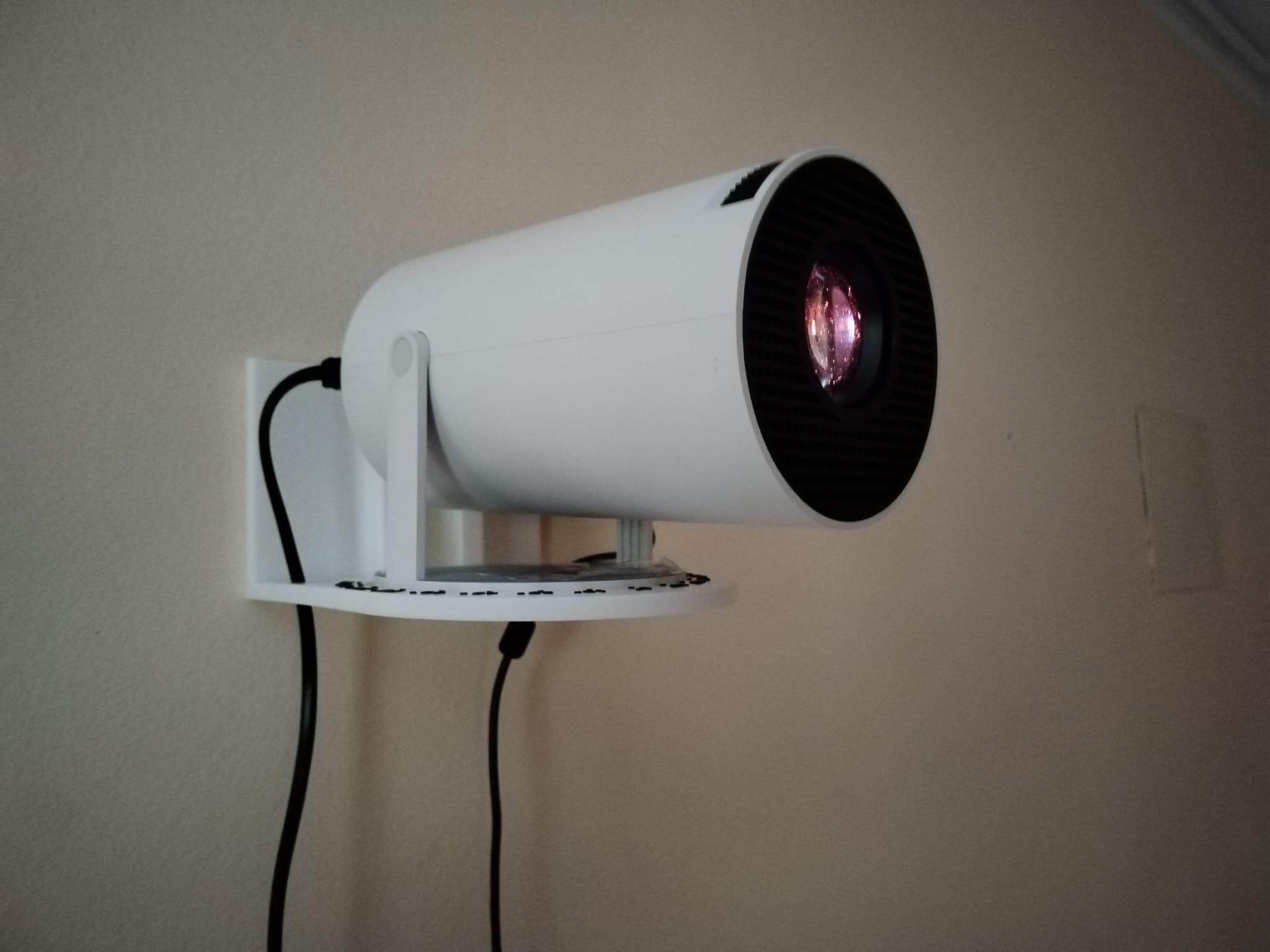 HY300 SMART PROJECTOR WALL MOUNT by INRA_L | Download free STL model ...