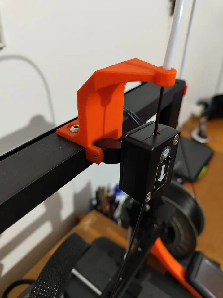 Ender 3 KE/SE Filament Guide (No screws to attach to the side) - Side ...