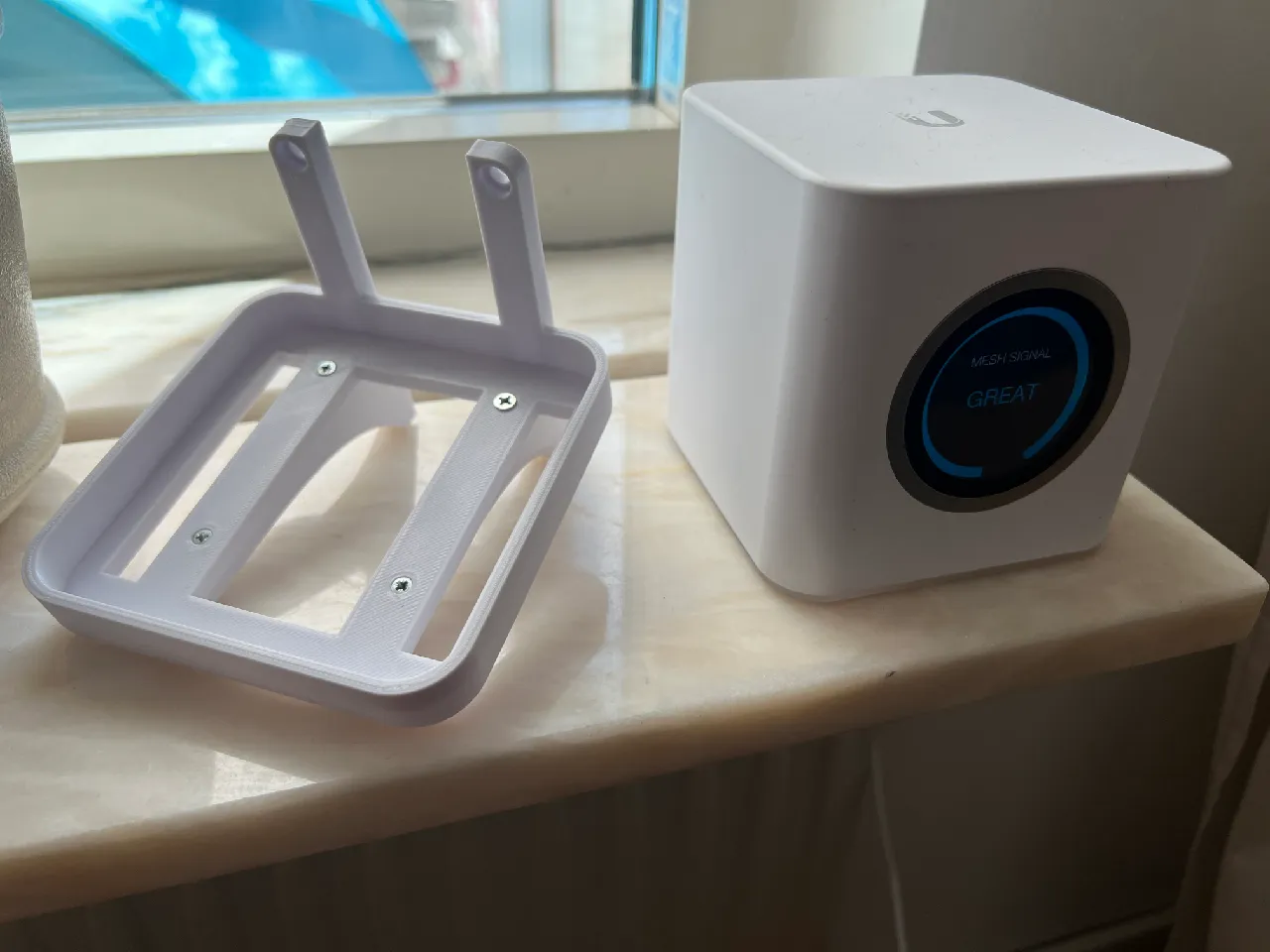 AMPLIFI HD Router wall mount by Nils Lindgren | Download free STL model ...
