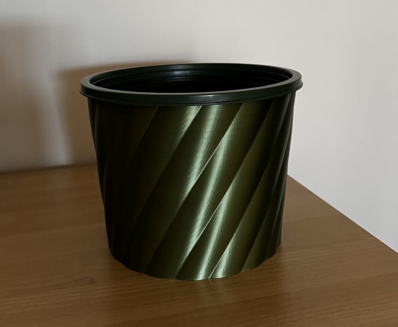 Plant Pot – Wavy #2 by Dark Squirrel Designs | Download free STL model ...
