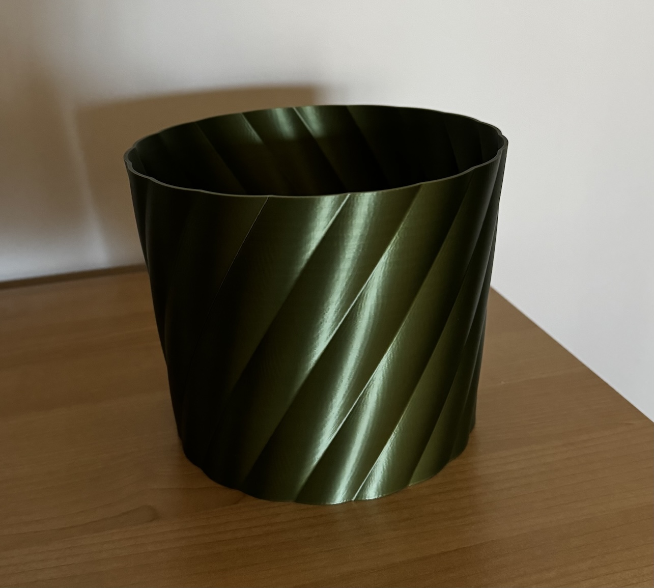 Plant Pot – Wavy #2 by Dark Squirrel Designs | Download free STL model ...