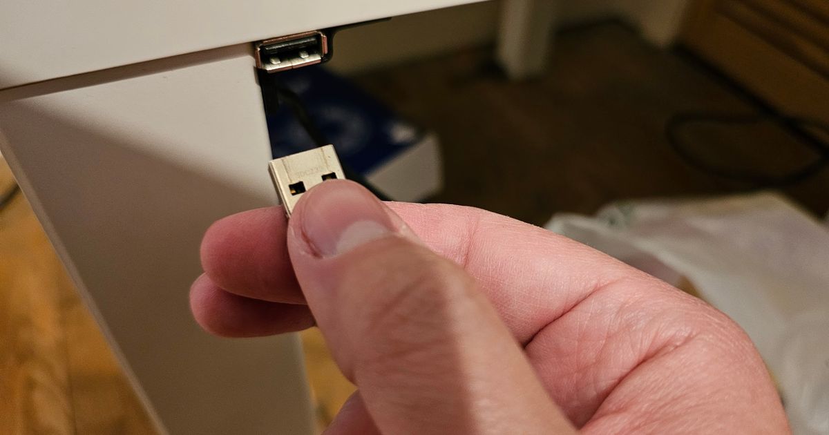 USB Corner Bracket by Greyman | Download free STL model | Printables.com