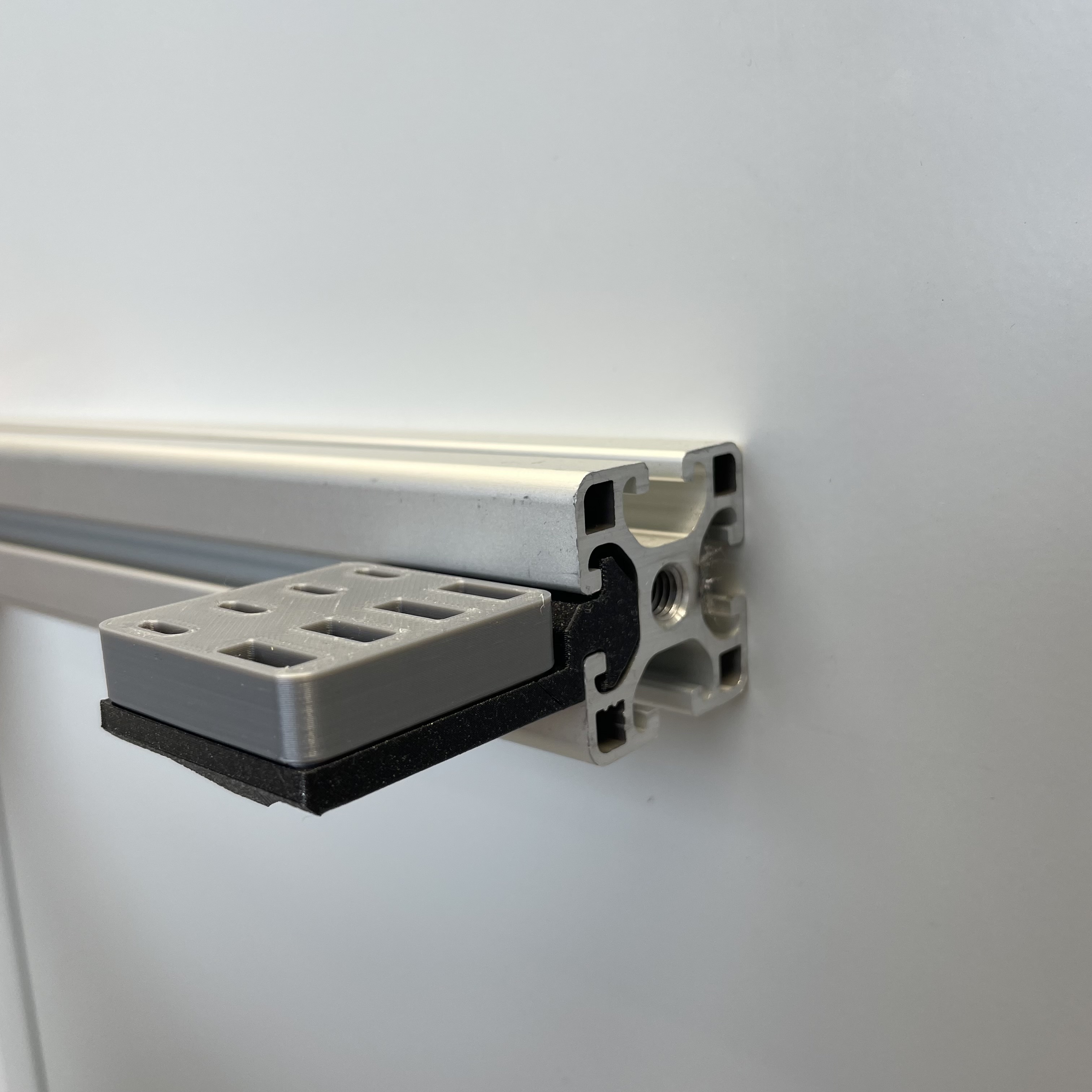 Gridfinity base for 40x40 aluminum extrusion horizontal by Szachu ...