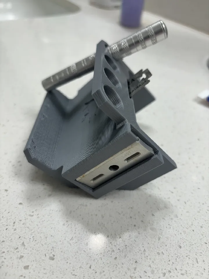 Hensen Safety Razor Stand by Lgrizzly | Download free STL model ...