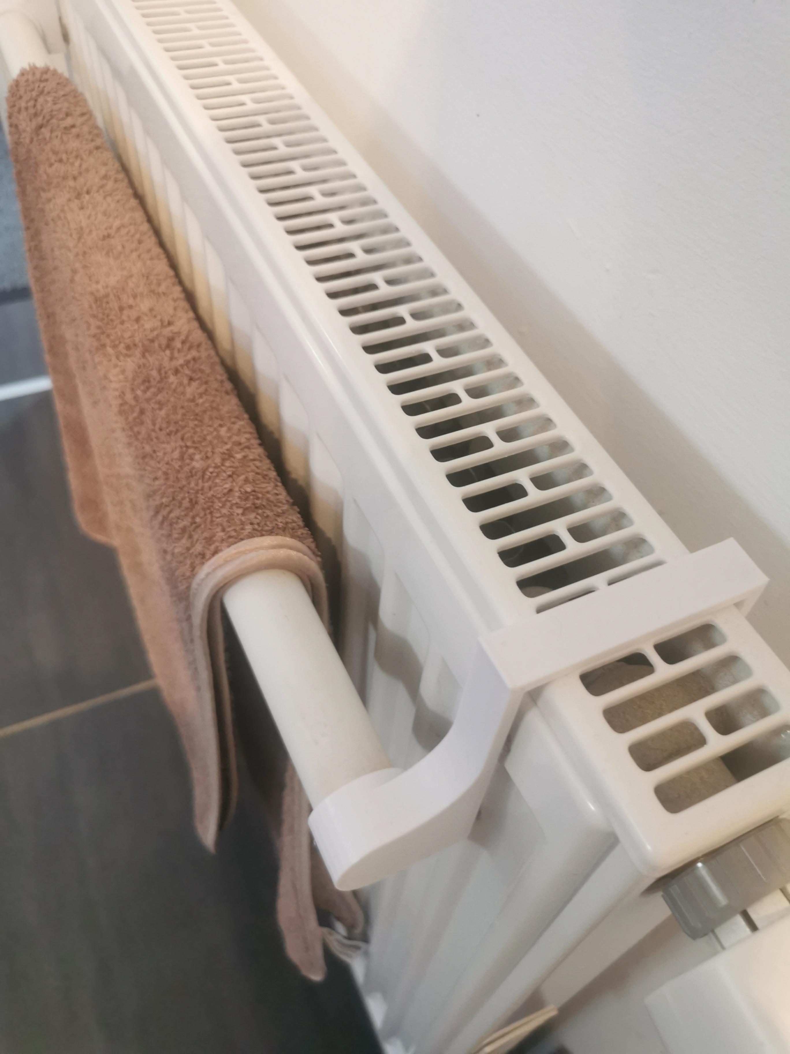 Towel Holder for Radiators by JH3D | Download free STL model ...