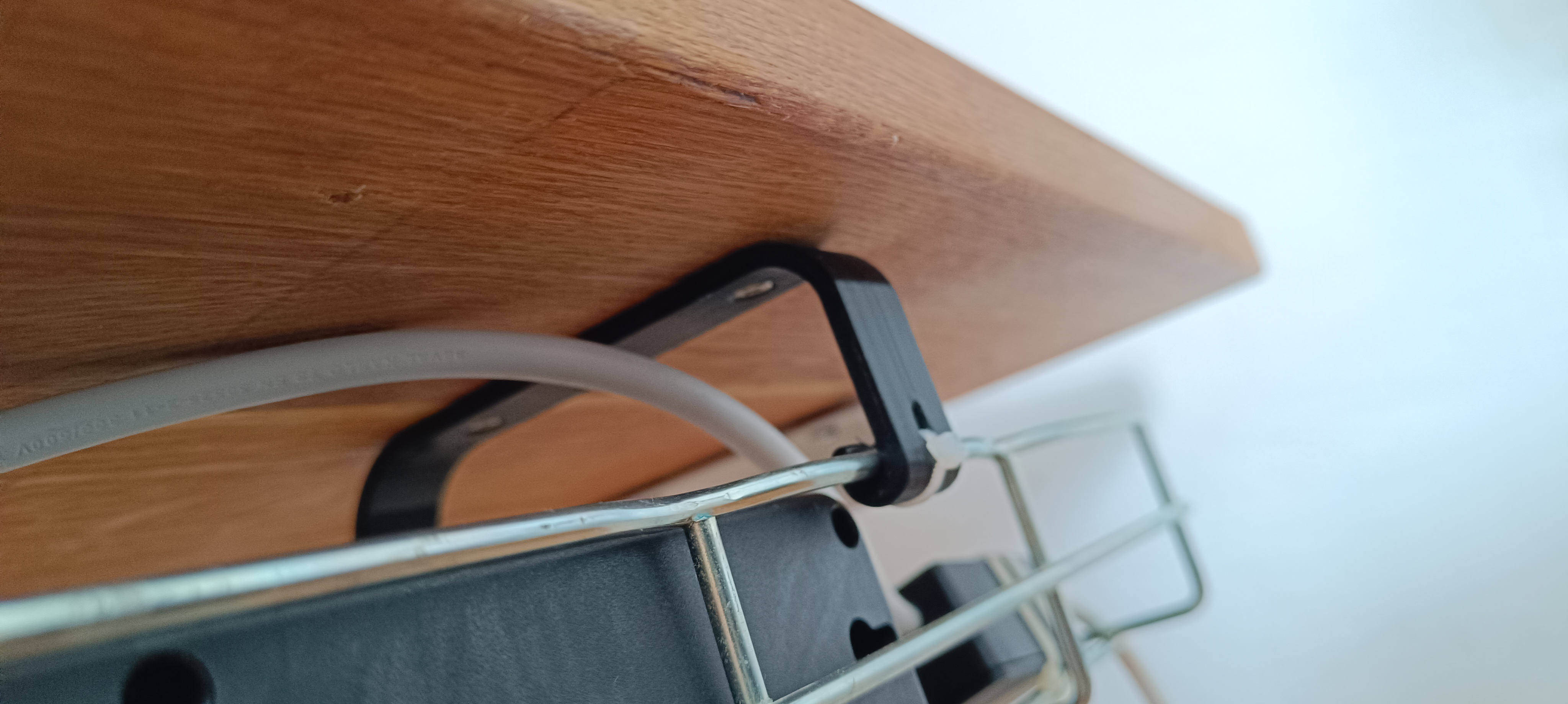 Cable Tray Table Mount by Fuzzler | Download free STL model ...