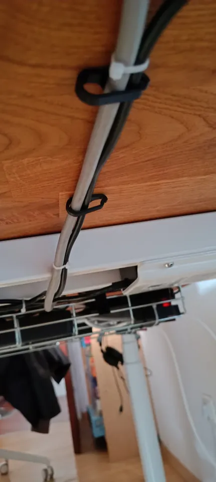 Cable Clip with 3mm screw hole by Fuzzler | Download free STL model ...