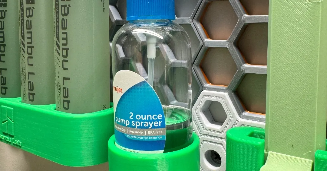 HSW Isopropyl Spray Bottle Holder by Whimsii3D | Download free STL ...