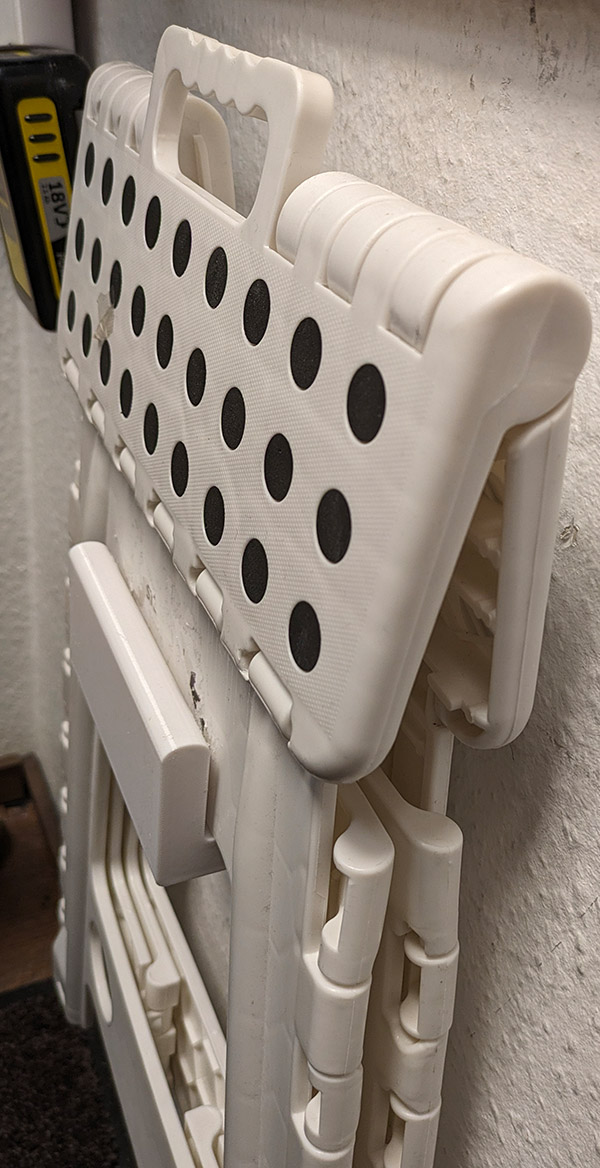 Folding Chair Wallmount without visible Screws by OSXtraveller ...