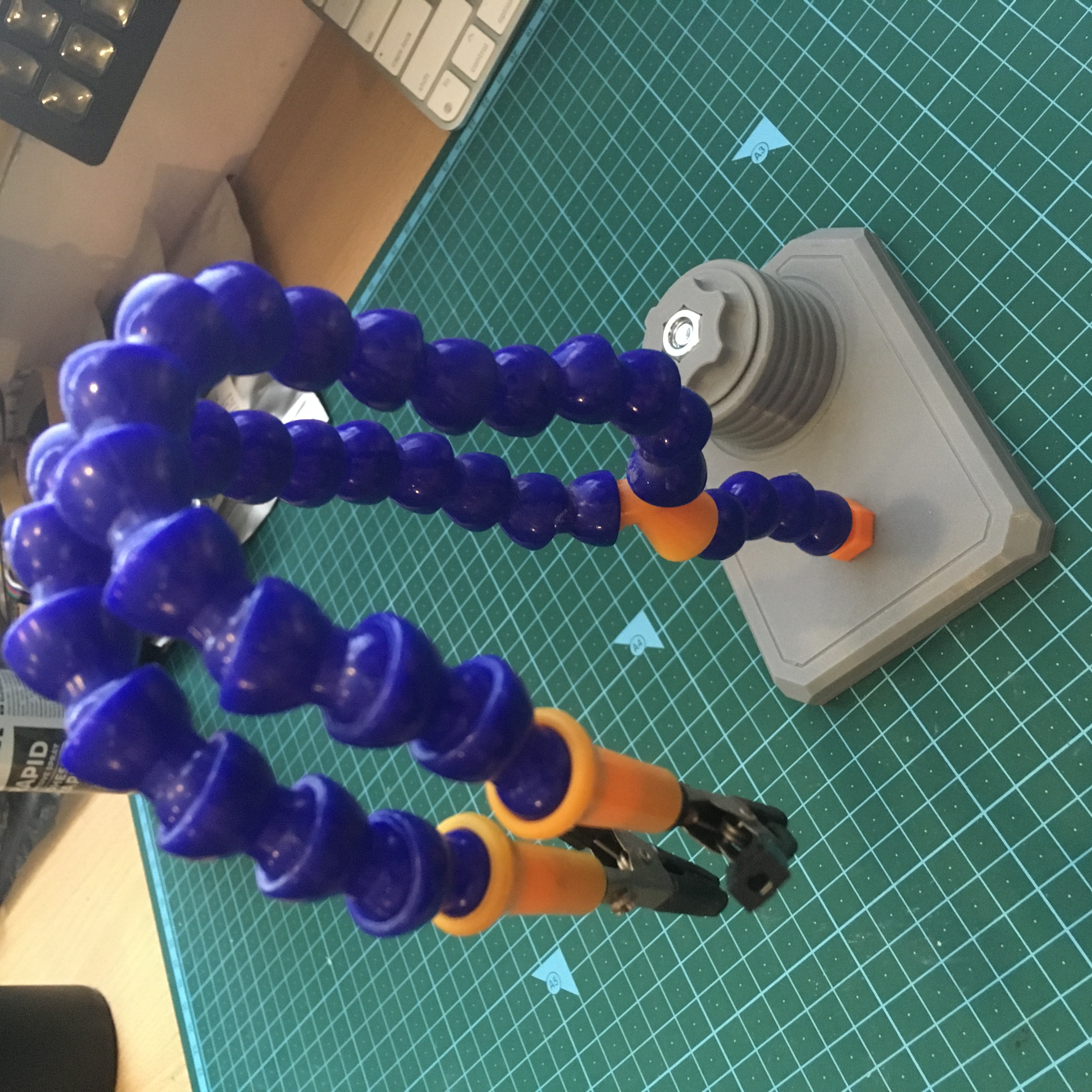 Helping Hands Soldering Arms with Base and Weights by 3DStyle ...