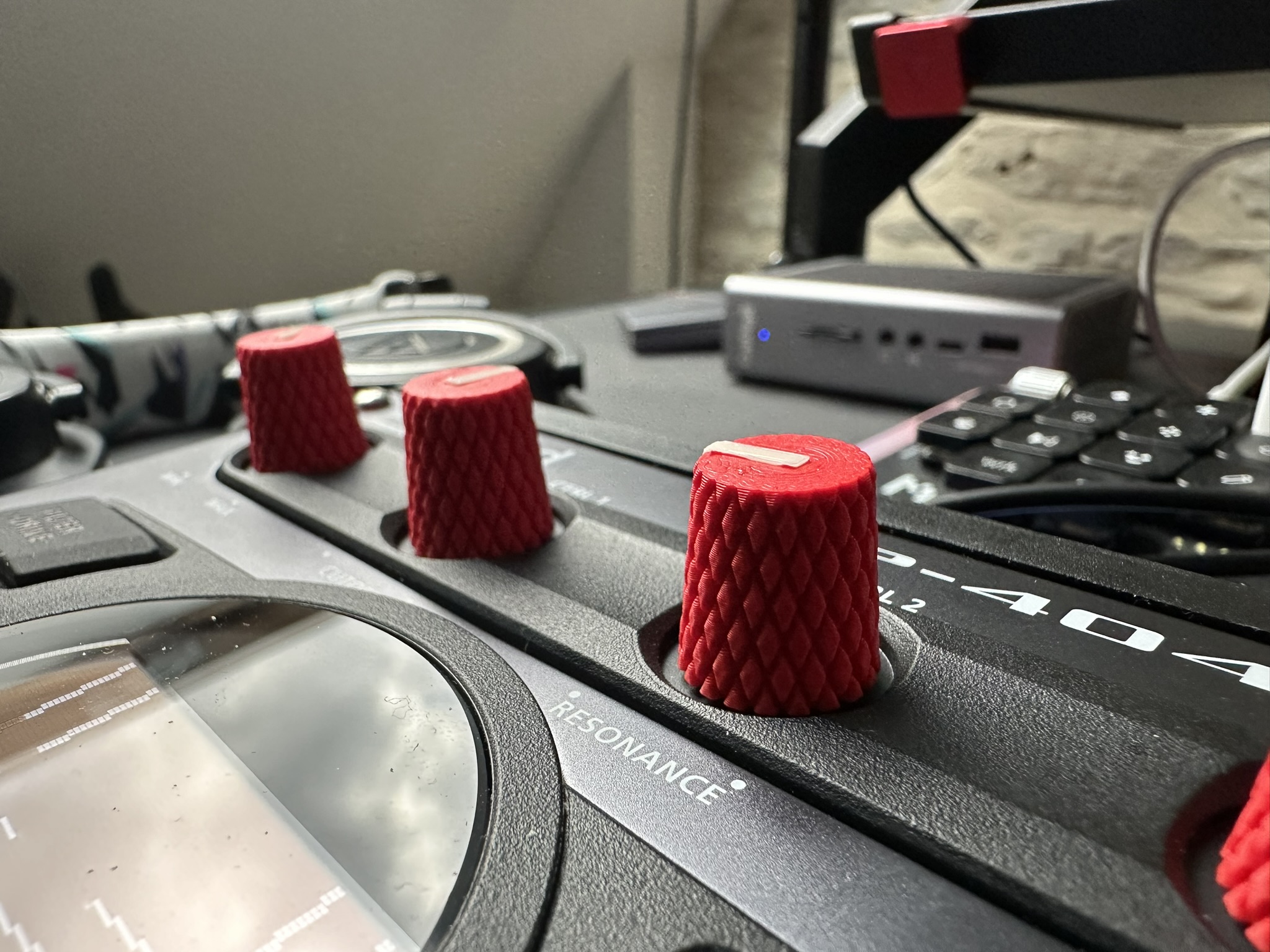 SP 404 MKII Knurled Knob / Potentiometer Cap by pyrho // 25.wf ...