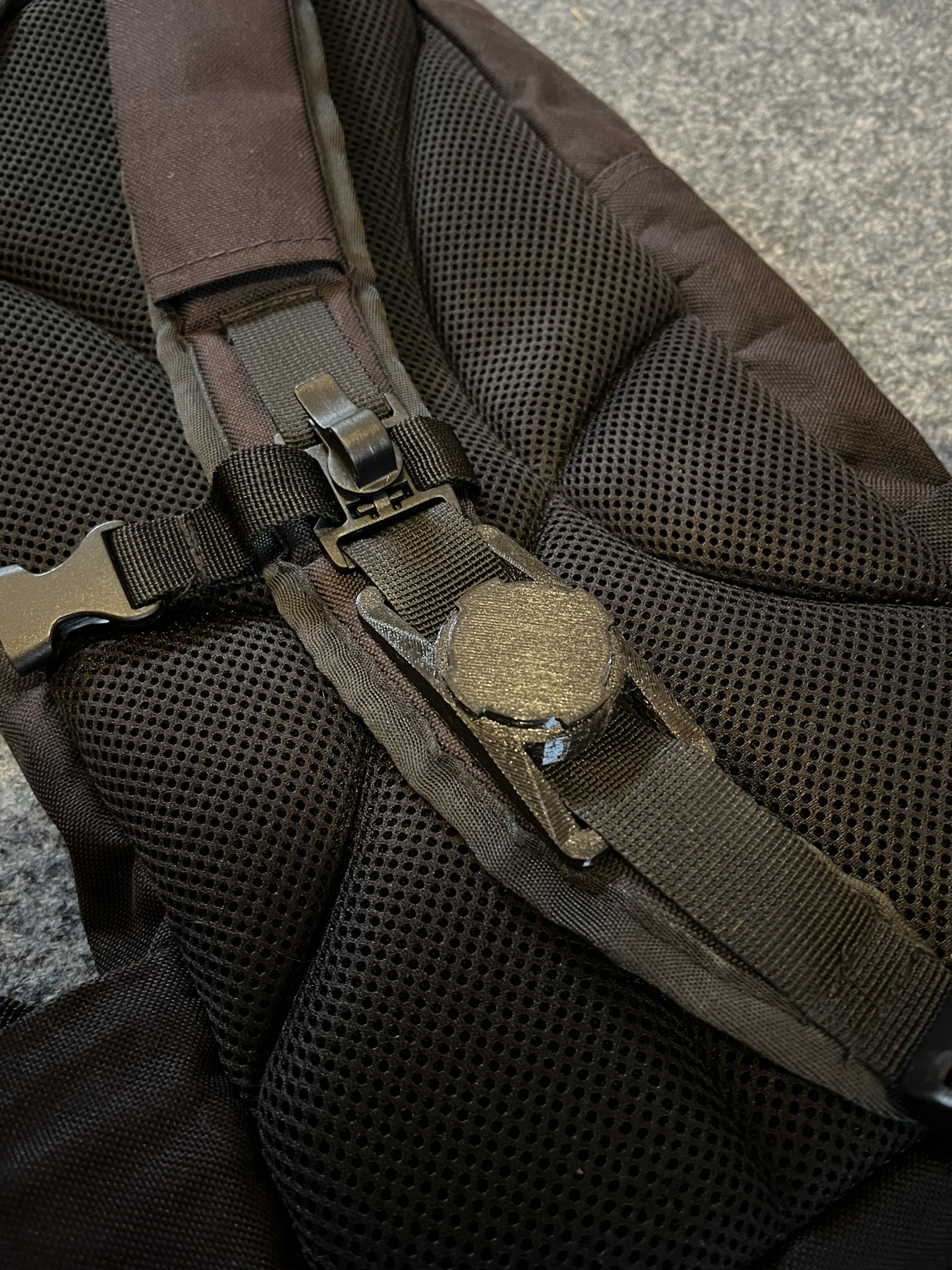 Backpack Strap Quadlock Adapter by VojtaCe | Download free STL model ...