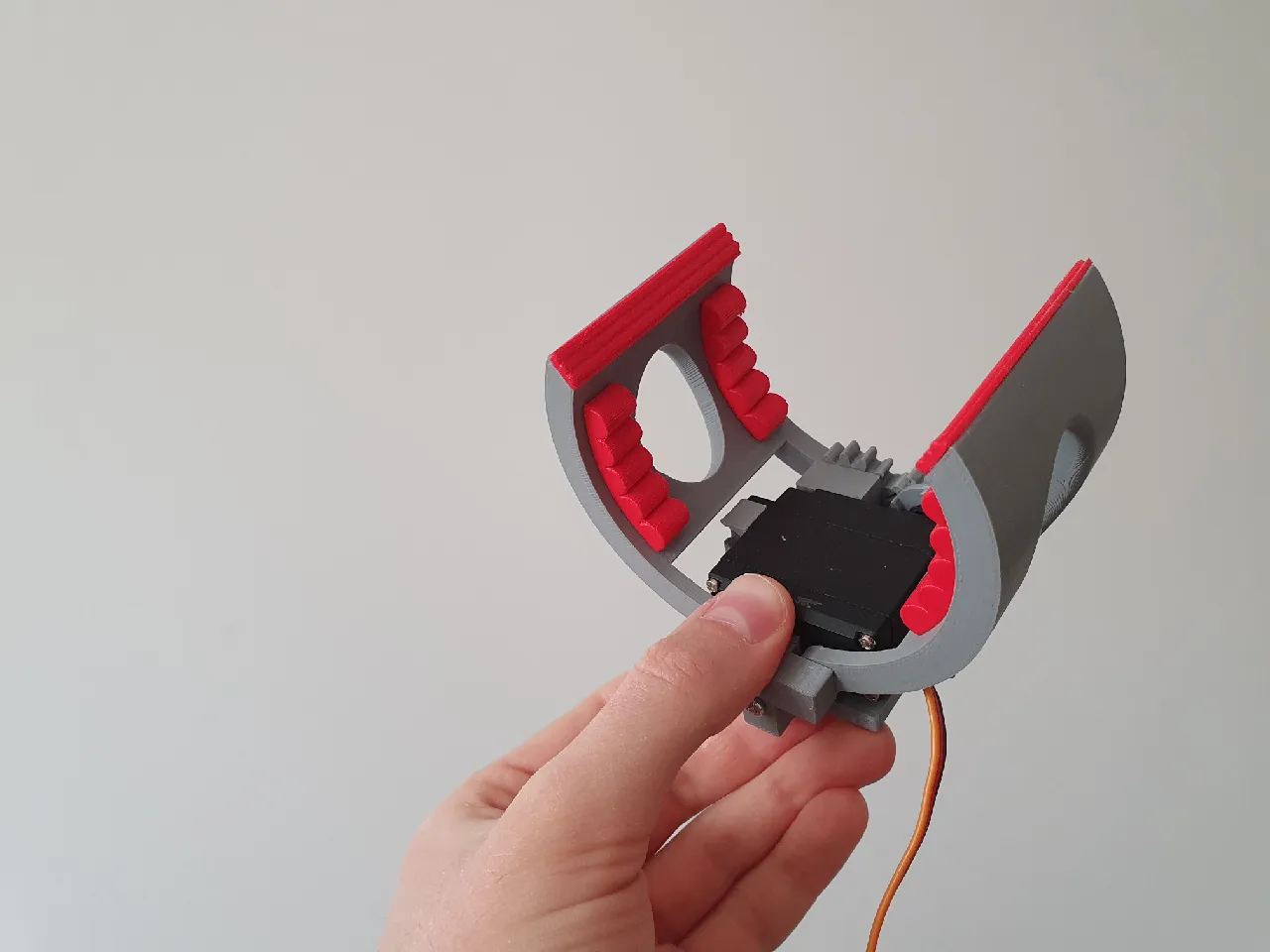 Robot Gripper by Lovro Jančić | Download free STL model | Printables.com