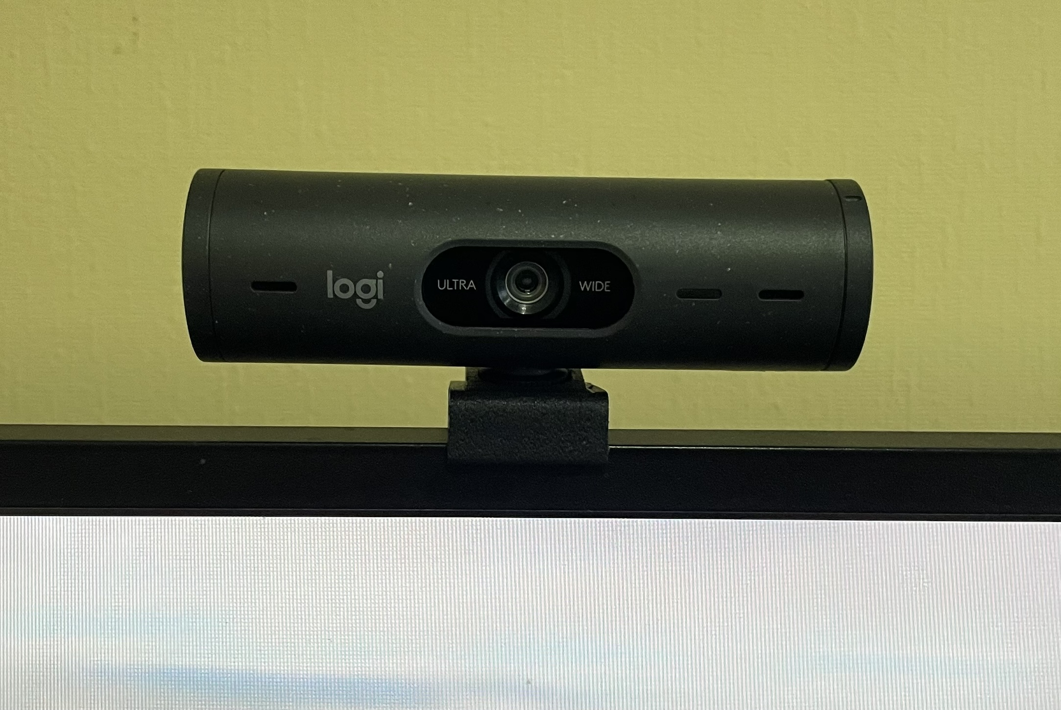 Logitech Brio 500 Camera Mount by mrfibreoptic | Printables Store