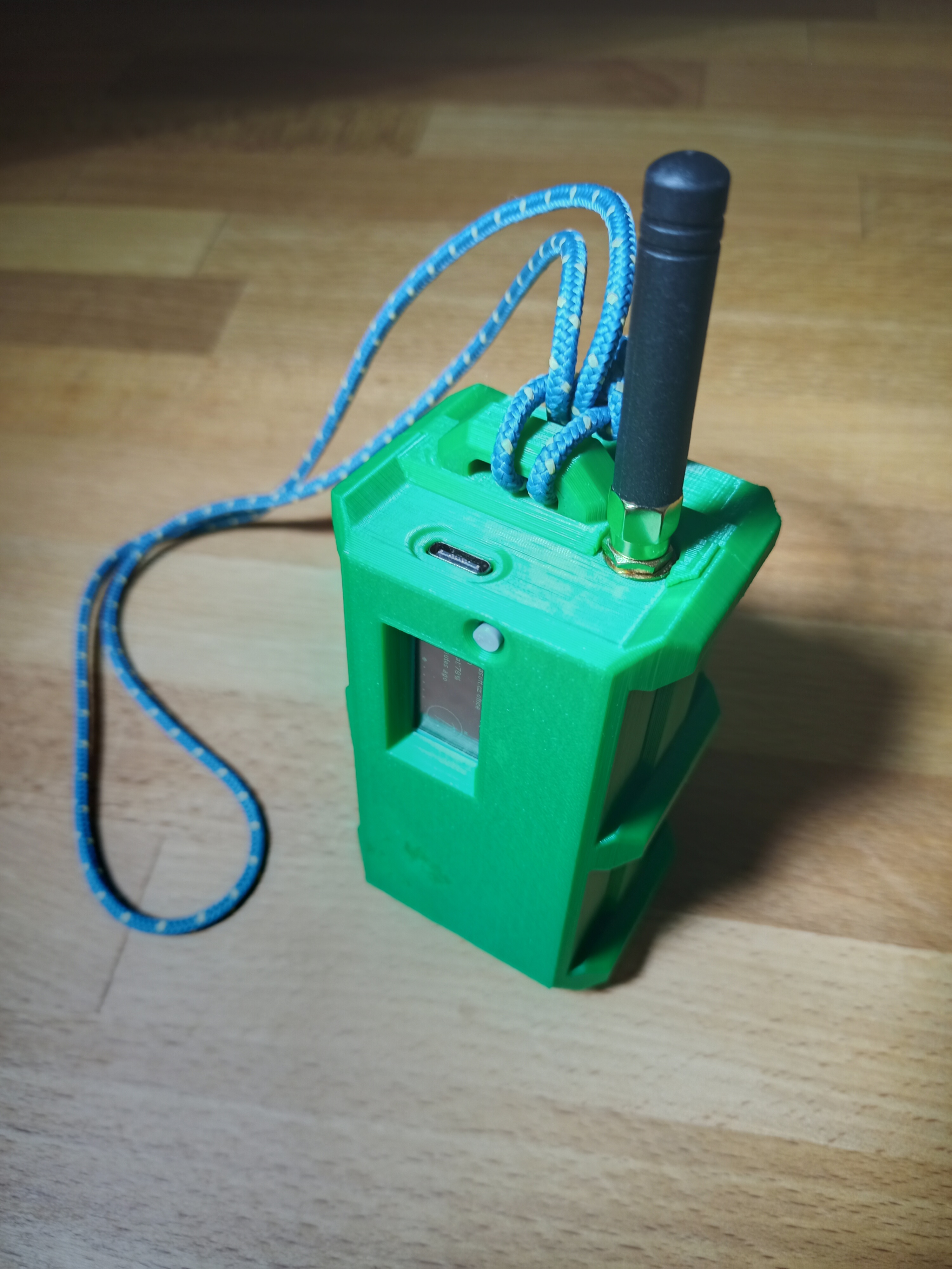 Meshtastic enclosure: Heltec V3 and Heltec Tracker by Petr Bravenec ...