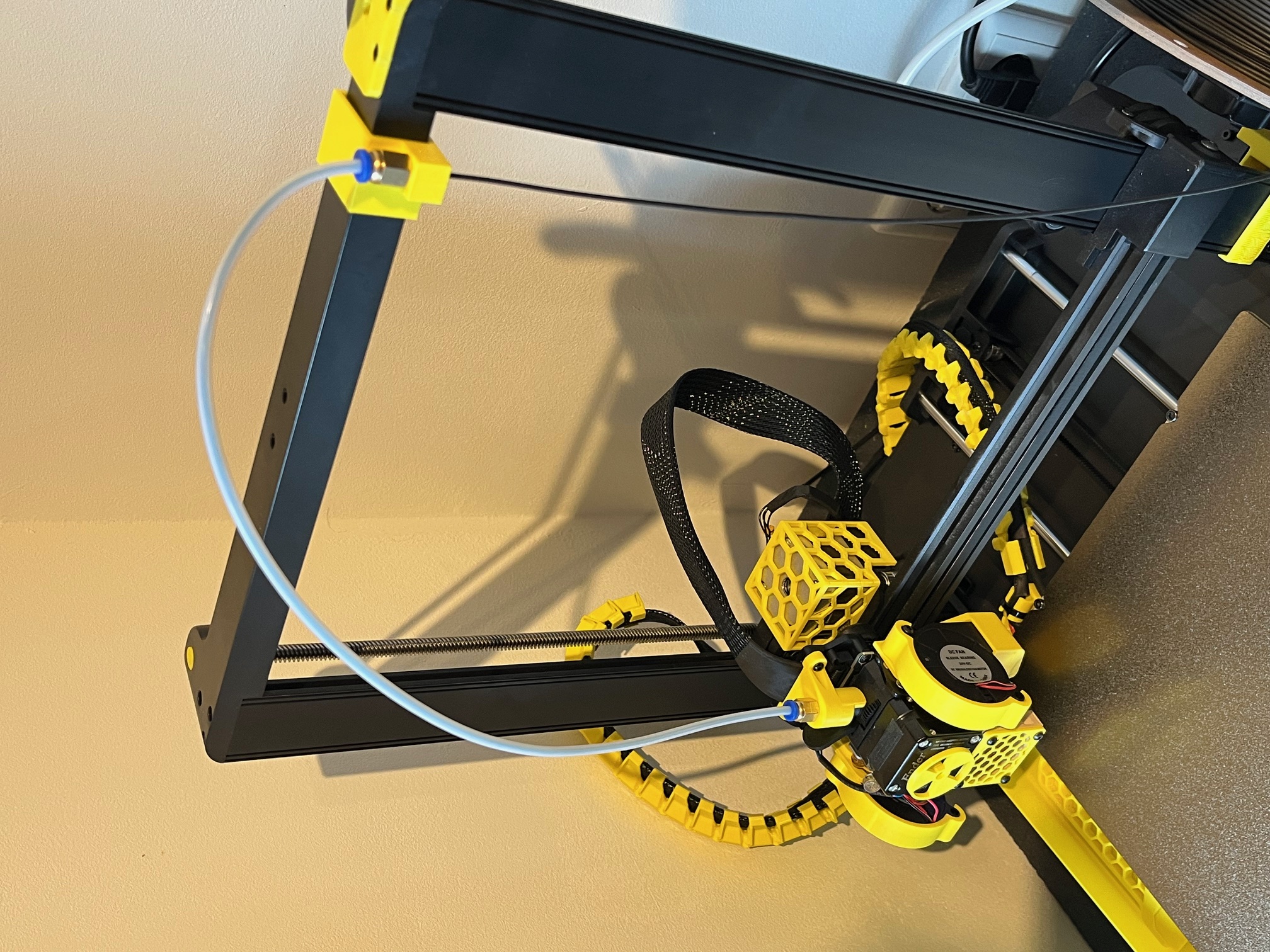 Ender 3 V3 SE Filament Guide PC4-M6 by Toni H | Download free STL model ...