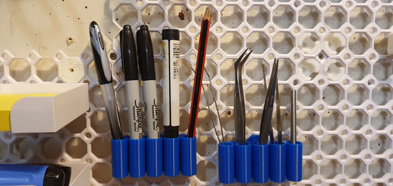 Multiboard Sharpie Holder by Francs | Download free STL model ...