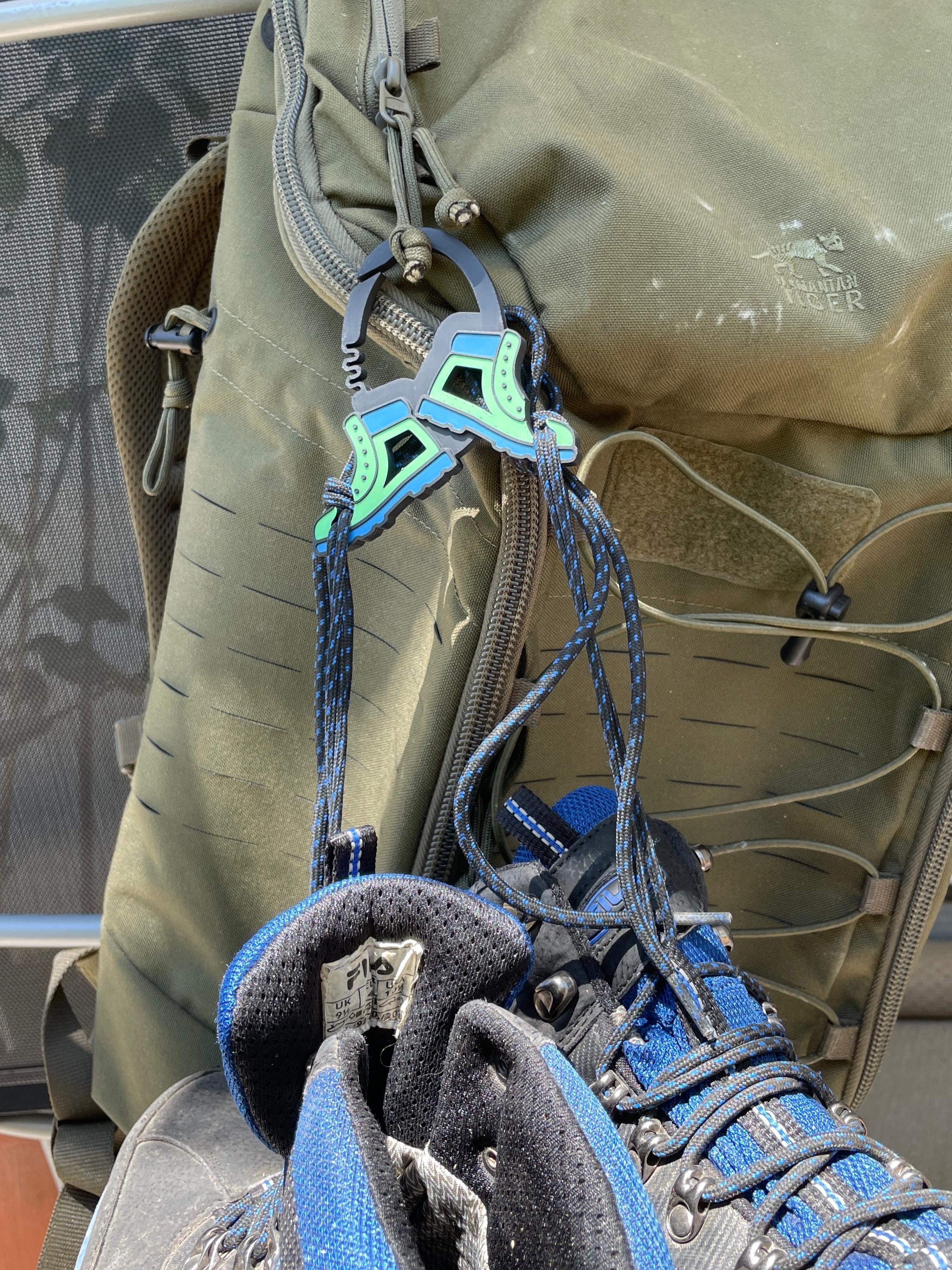 Backpack Shoe Hanger with Carabiner by Pelixx01 | Download free STL ...