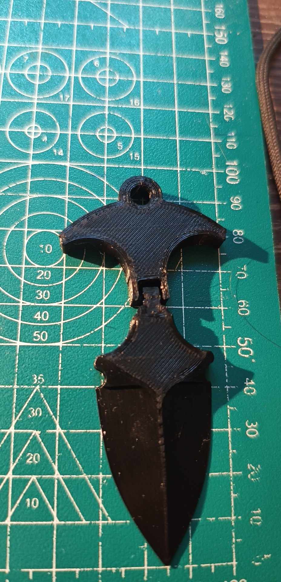 Punch knife artiliculated keychain by peter7 dsd | Download free STL ...