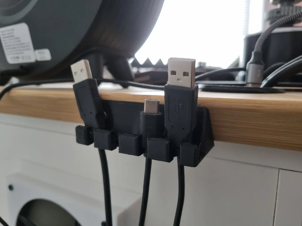 simple usb hook for sloped desktop by bazzzzzzz | Download free STL ...