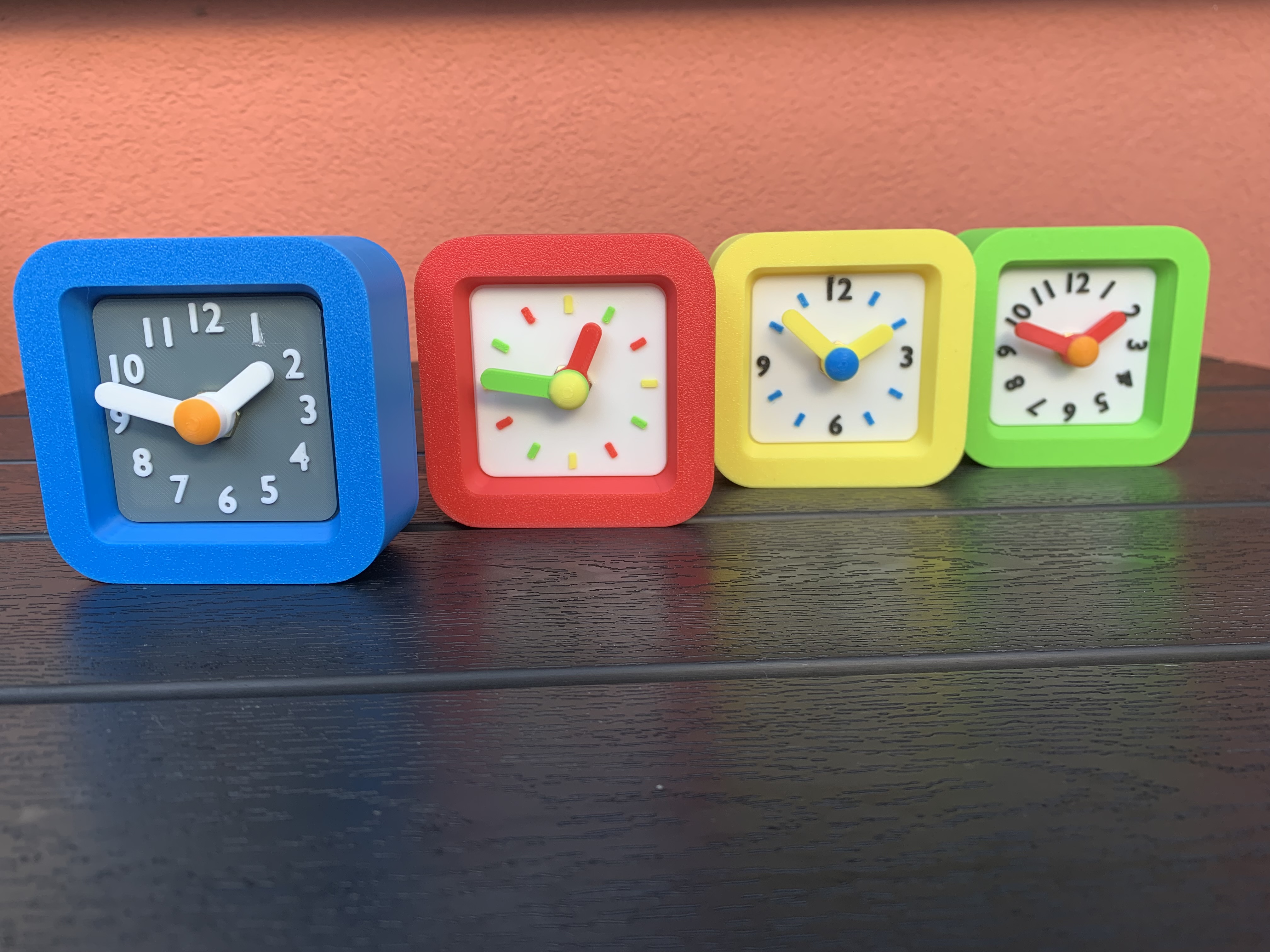 Cute table clock by Adam Design | Download free STL model | Printables.com