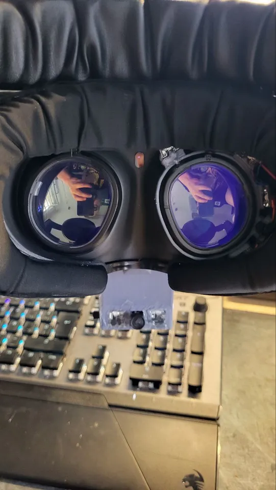 (v2) Project Babble snap-in case for Meta Quest 3 by Otakontrol | Download free STL model ...