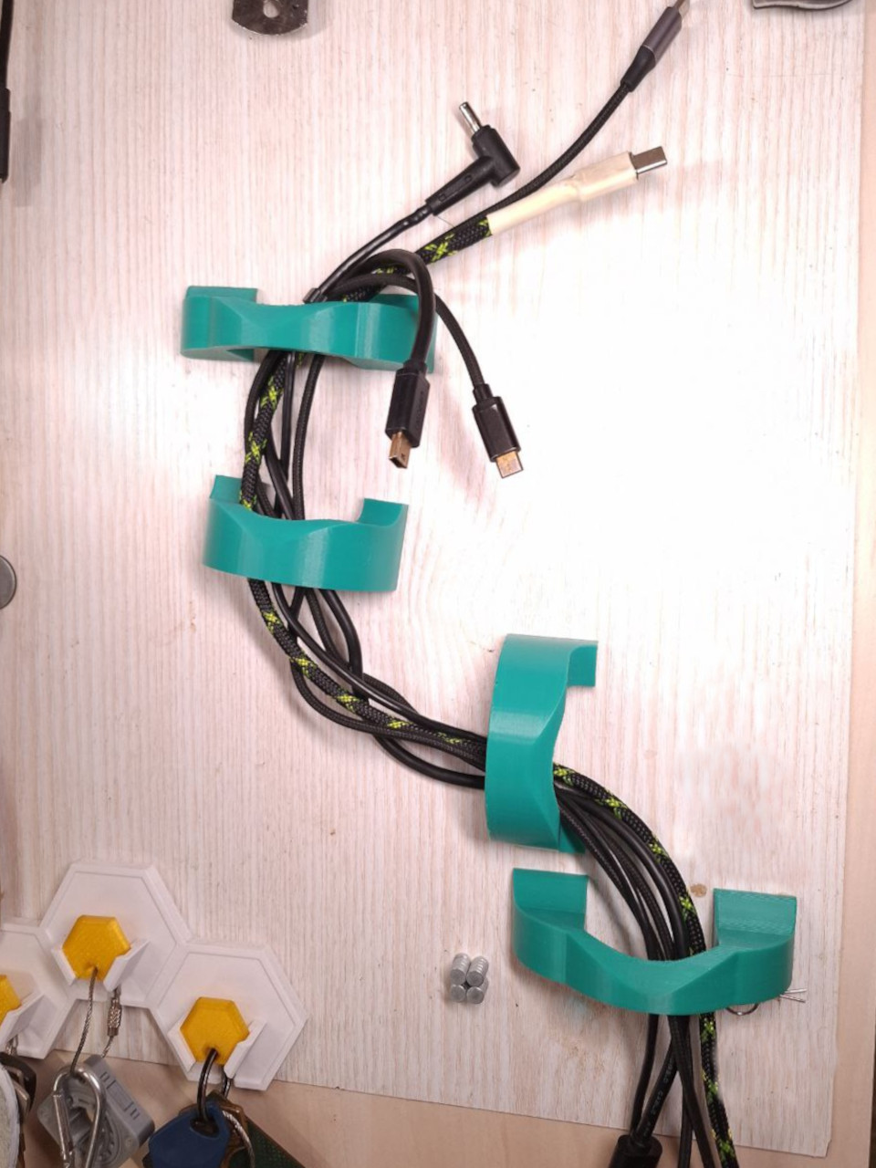 Magnetic cable arch, cable organizer by Shadow | Download free STL ...