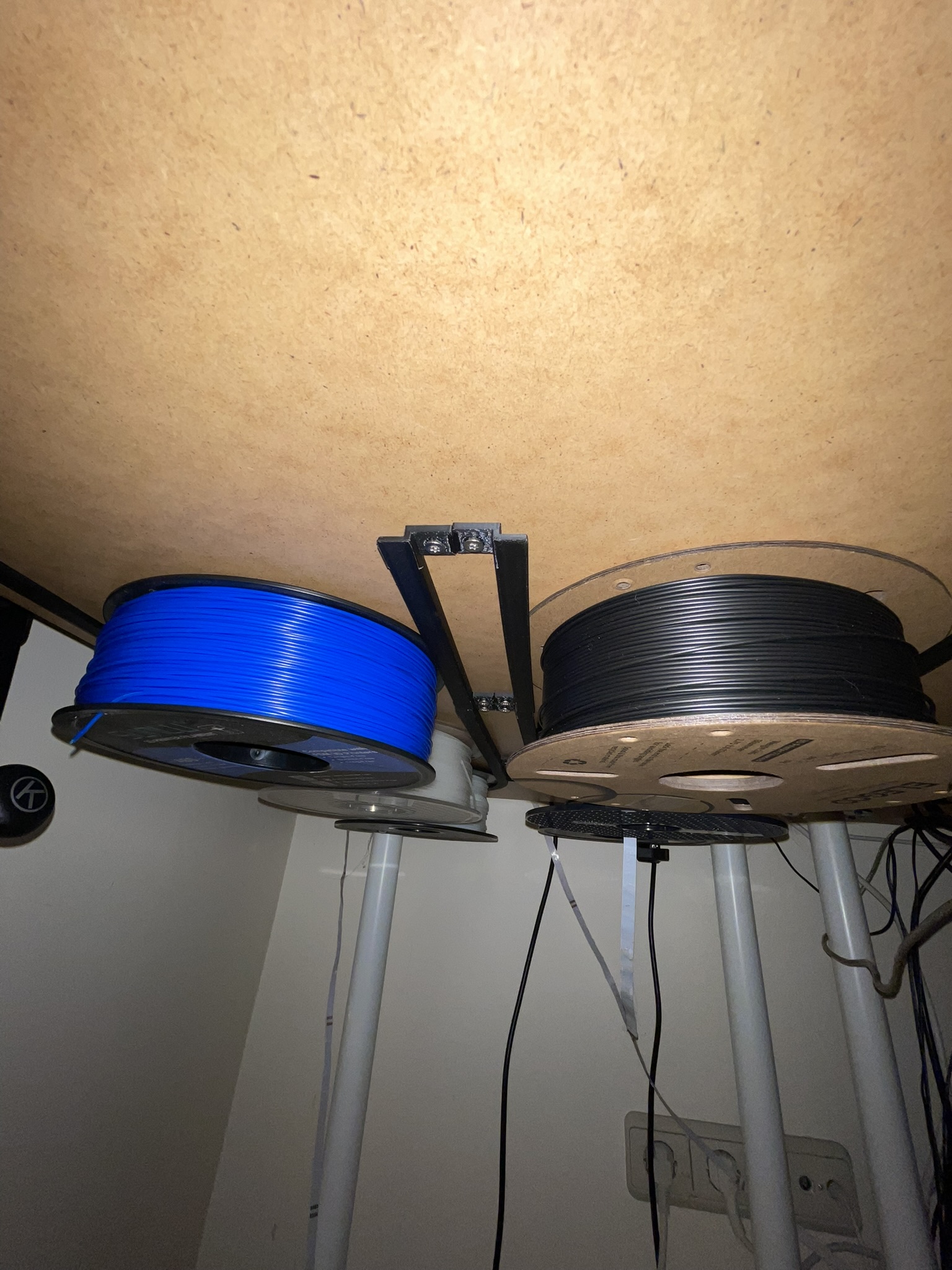 Filament Rail under desk by Leon Kabel | Download free STL model ...