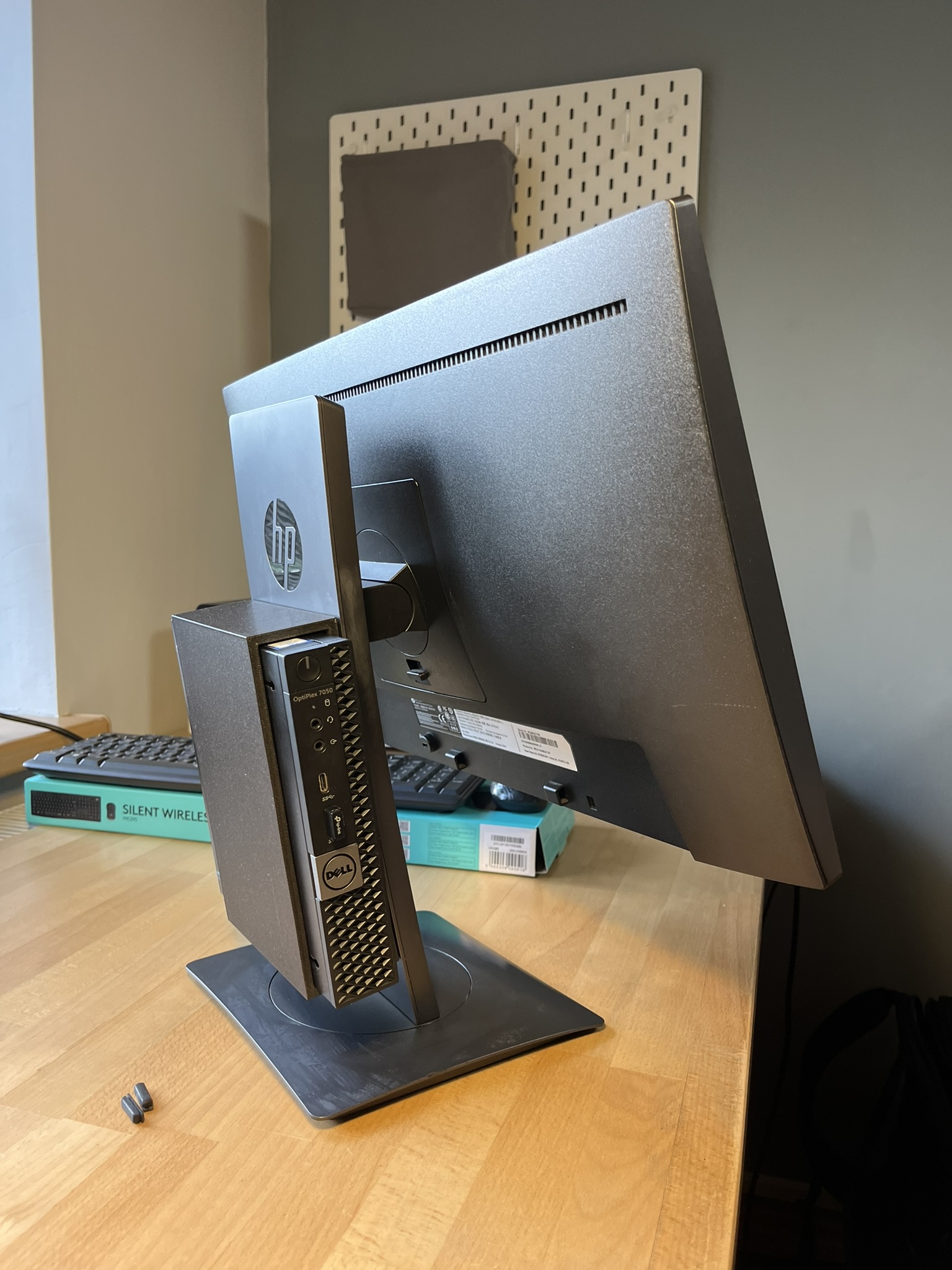 DELL Optiplex micro HP Z22n mount v2 by Matěj Slíva | Download free STL ...