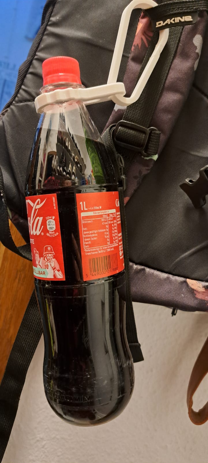 Cola bottle holder for the backpack by Nanutata | Download free STL ...